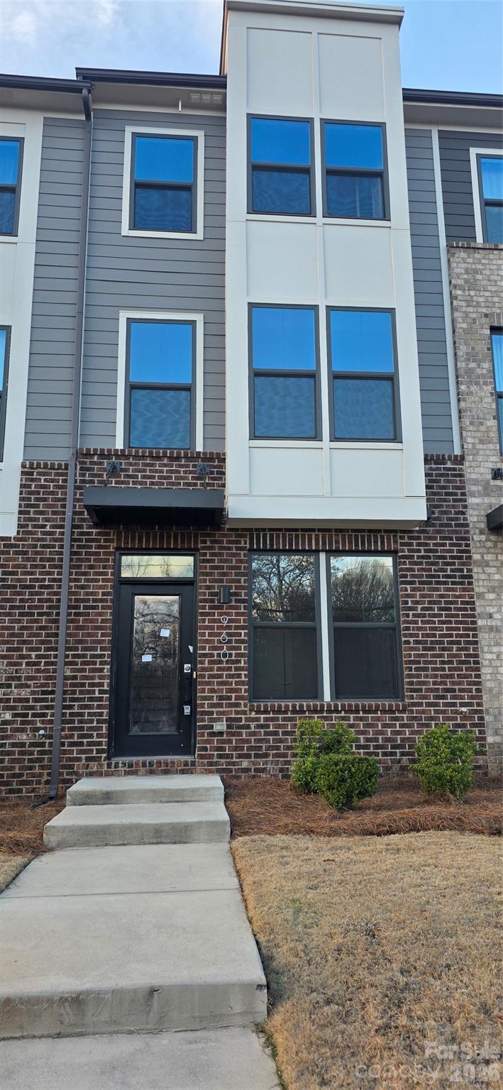 Photo 2 of 960 Broad River Lane, Charlotte, NC