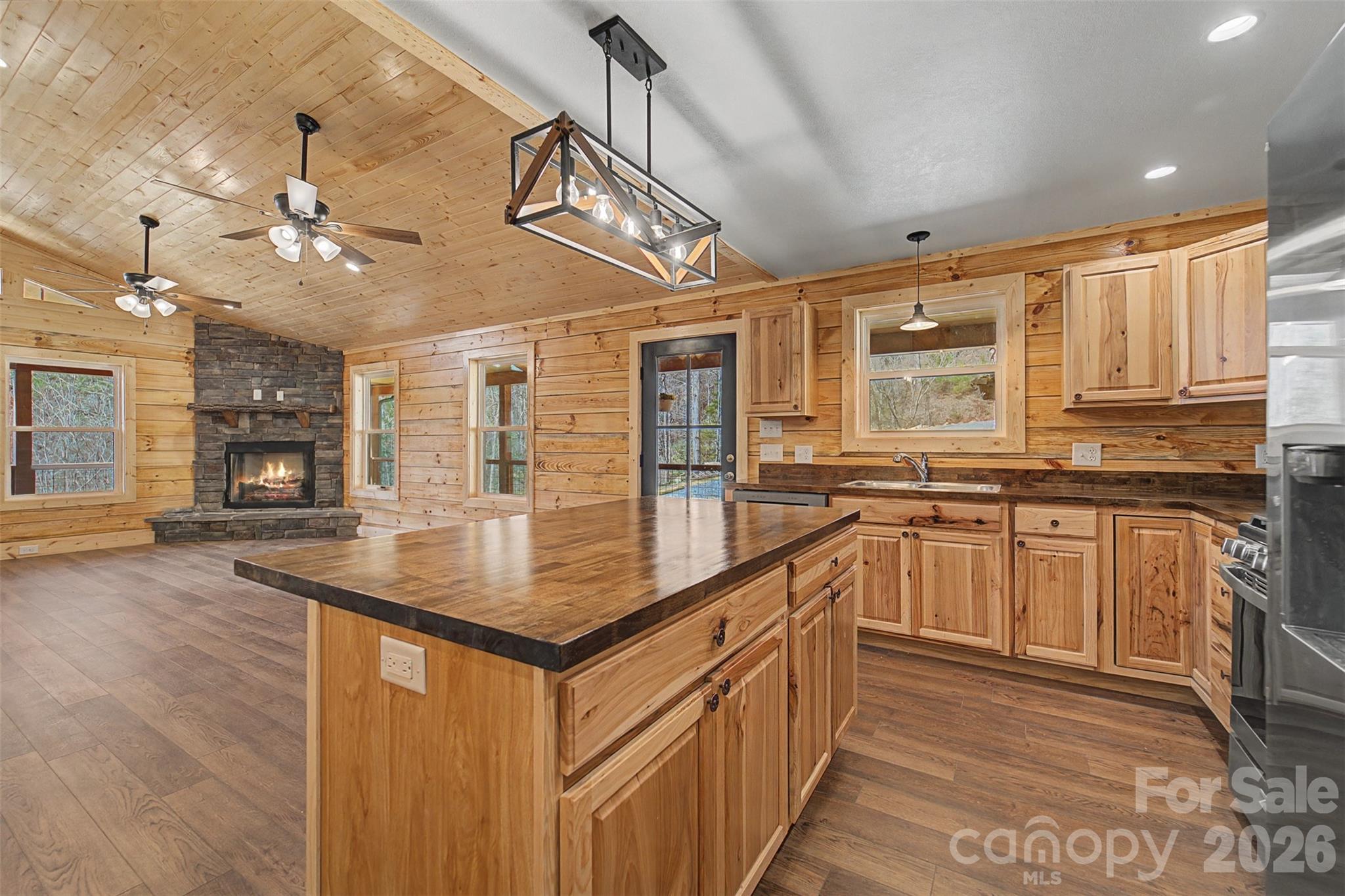 677 Ridgetop Circle, Whittier, NC - photo 14 of 49