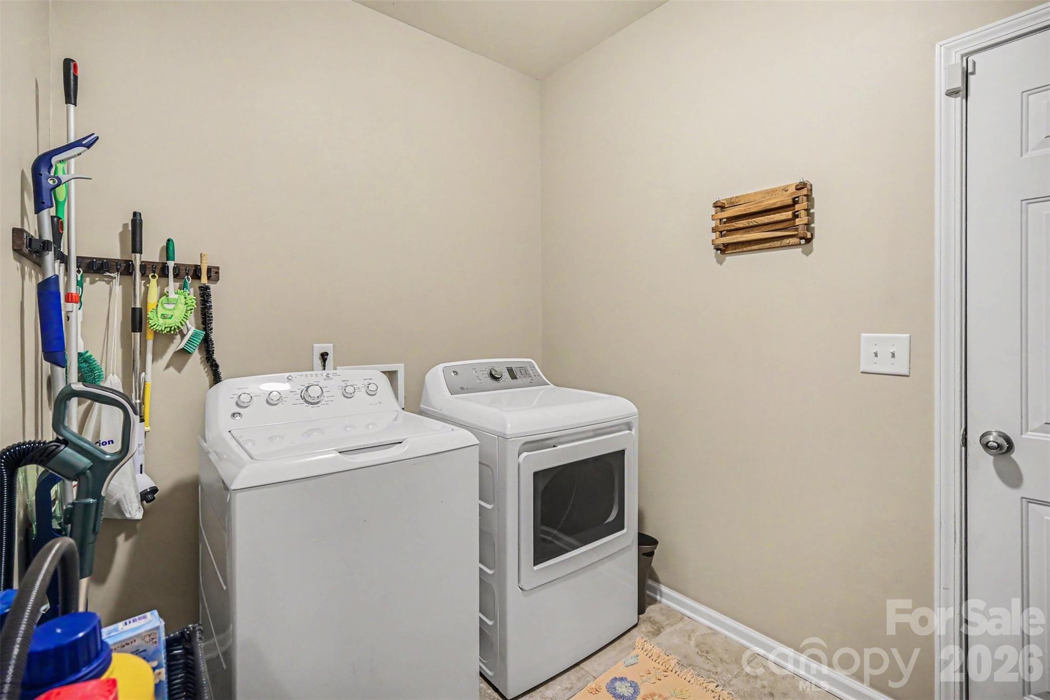 Photo 41 of 10718 Cove Point Drive, Charlotte, NC