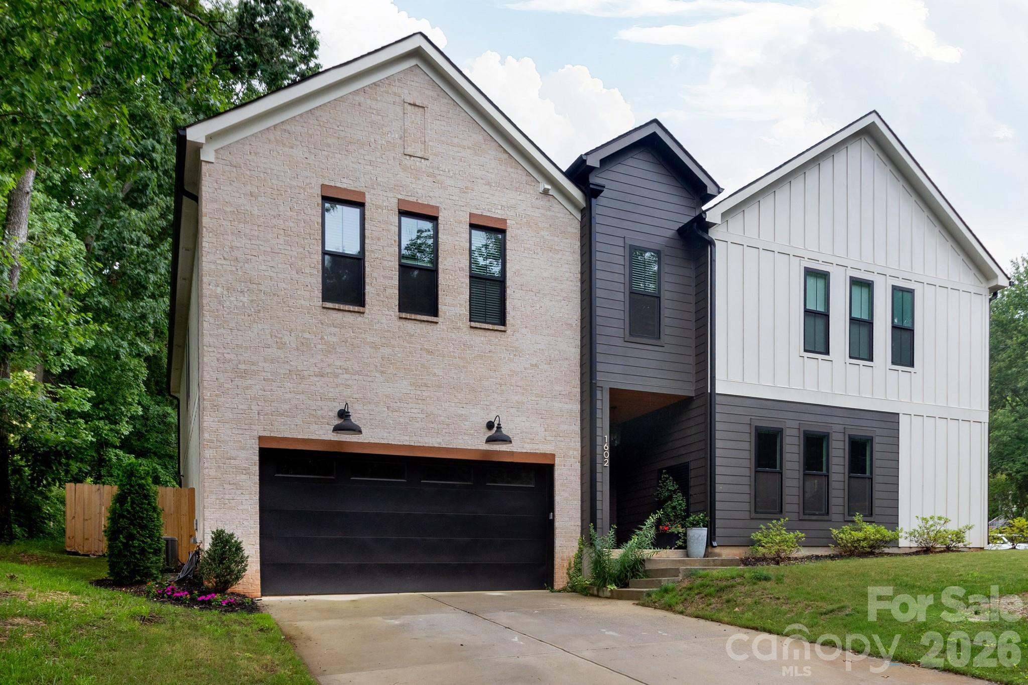 Home for sale at 1602 Herrin Avenue, Charlotte, NC — photo 1 of 48