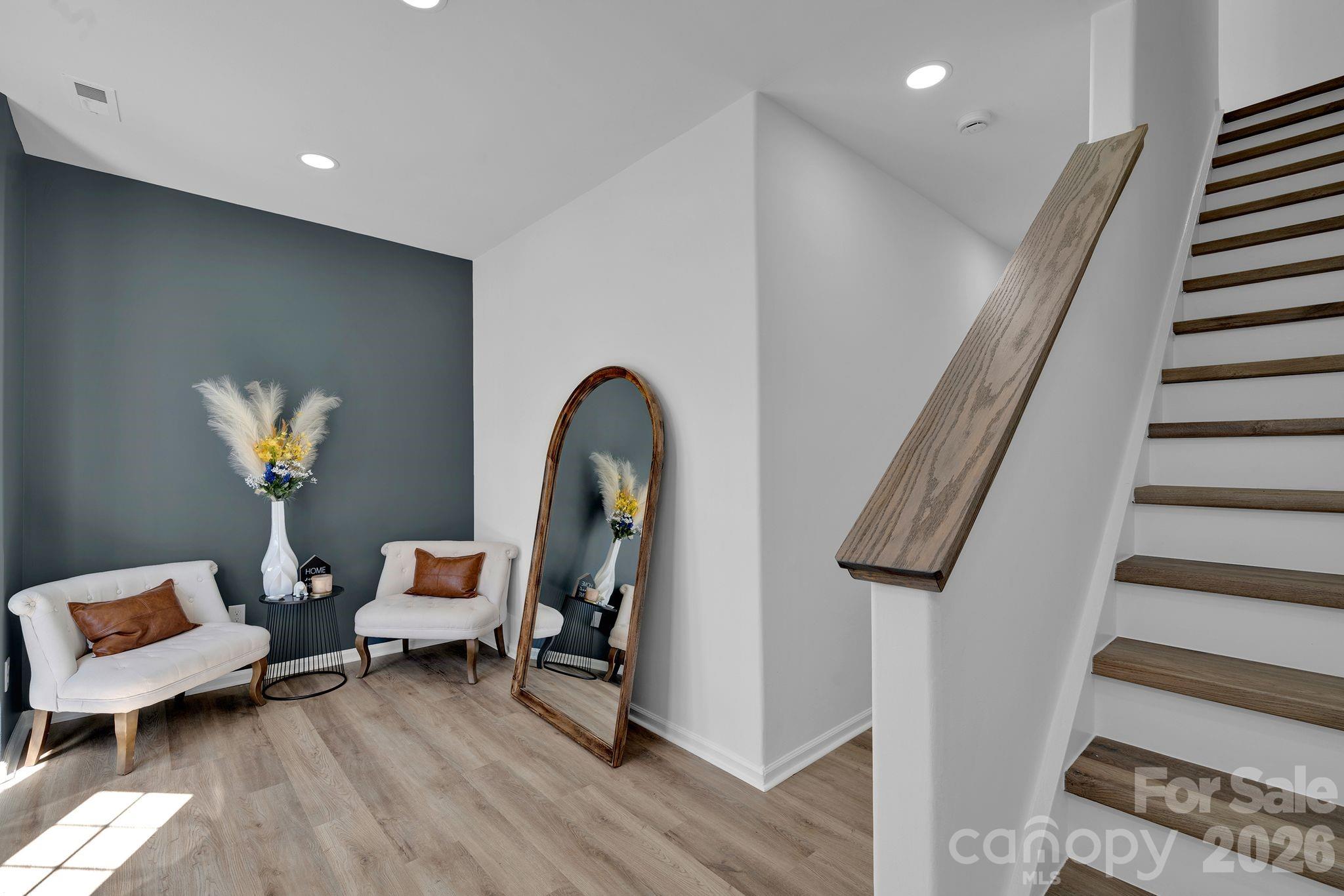Photo 4 of 8131 Kings Creek Drive, Charlotte, NC