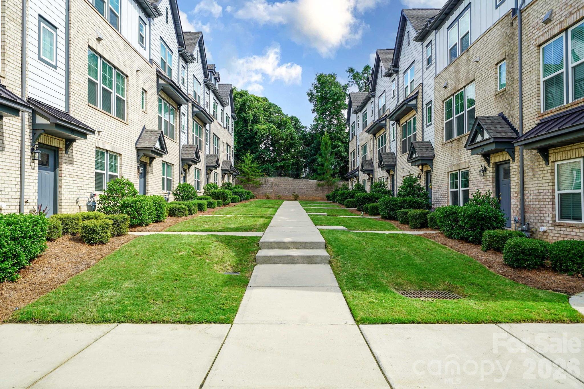 Home for sale at 507 Upper Stone Circle, Charlotte, NC — photo 1 of 26