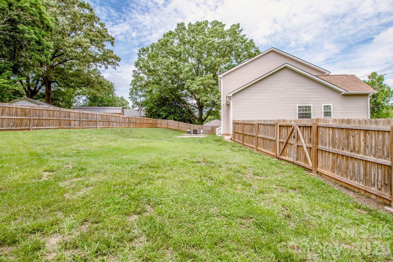 Photo 46 of 3211 Oakdale Road, Charlotte, NC