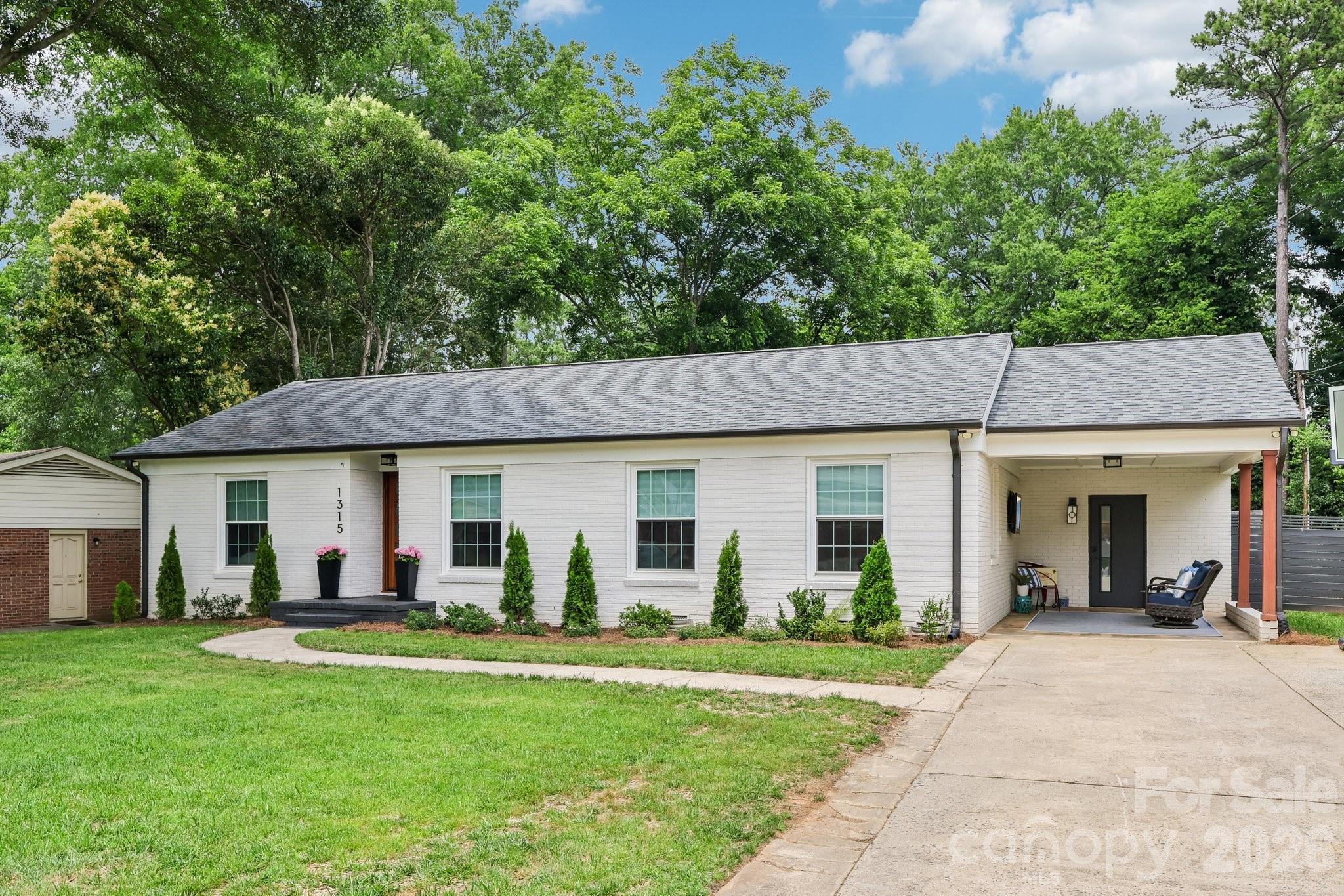 Photo 3 of 1315 Holmes Drive, Charlotte, NC