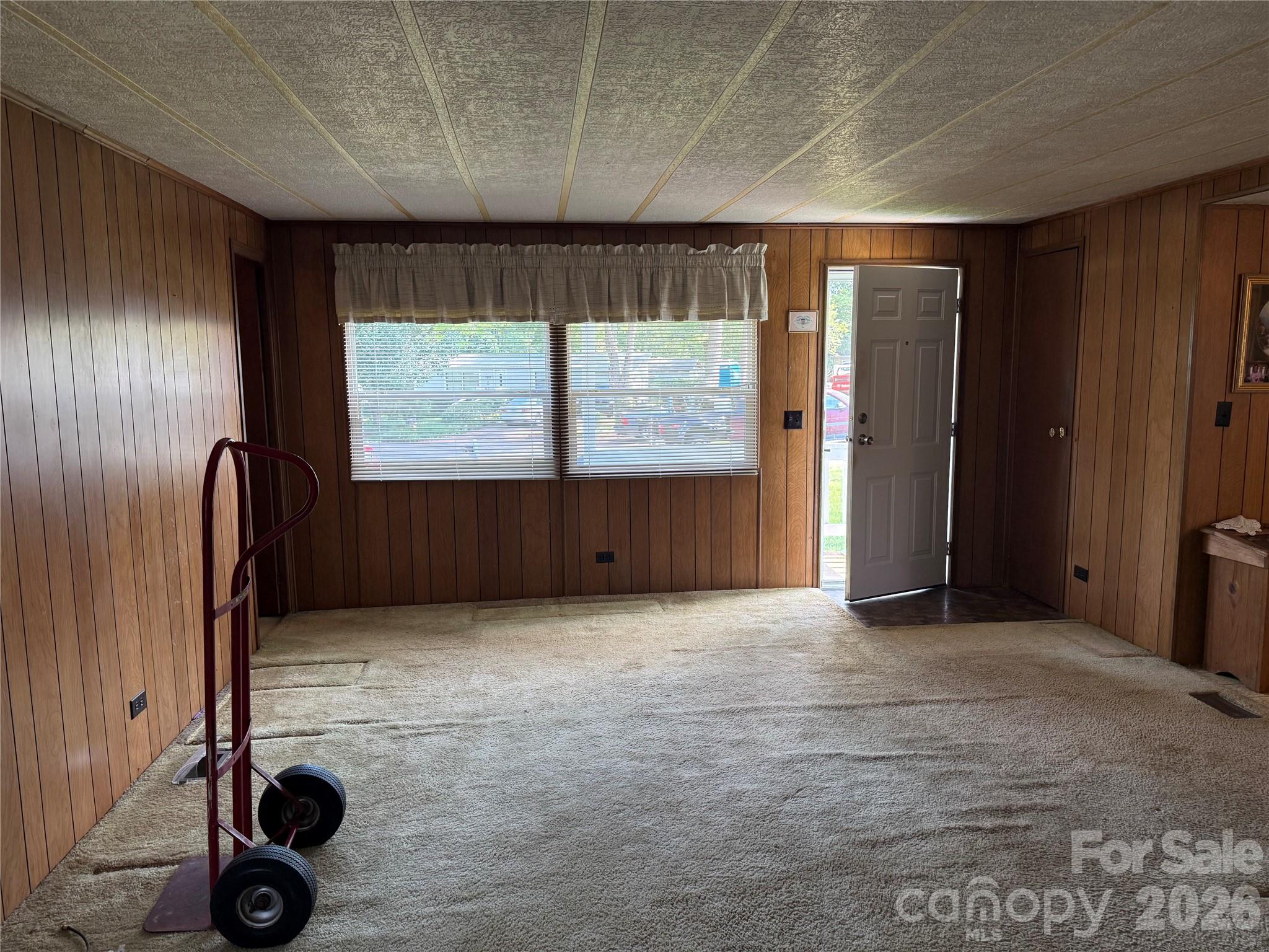 Photo 3 of 7312 Doblinway Drive, Charlotte, NC