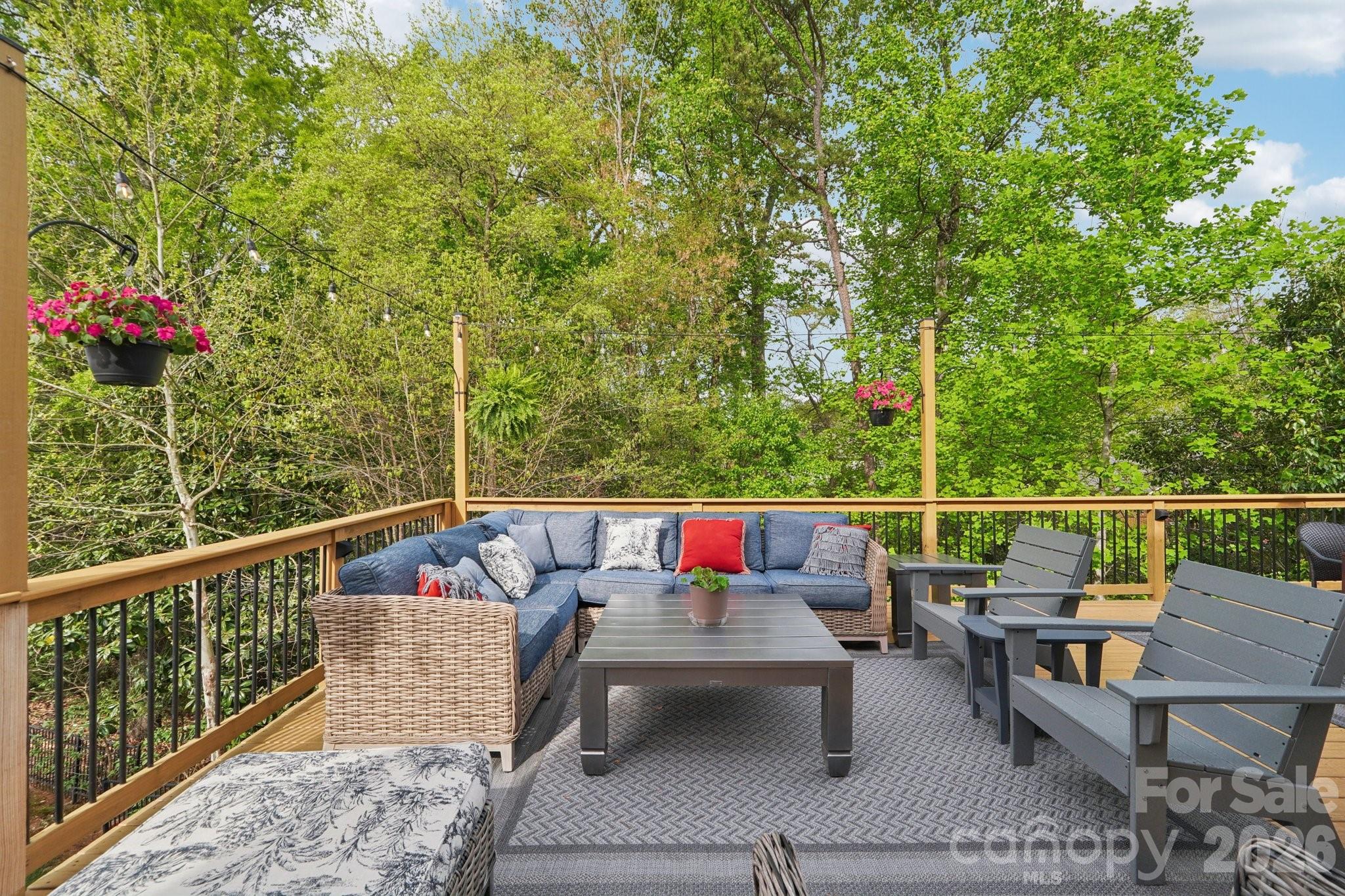 Photo 3 of 4818 Fonthill Lane, Charlotte, NC