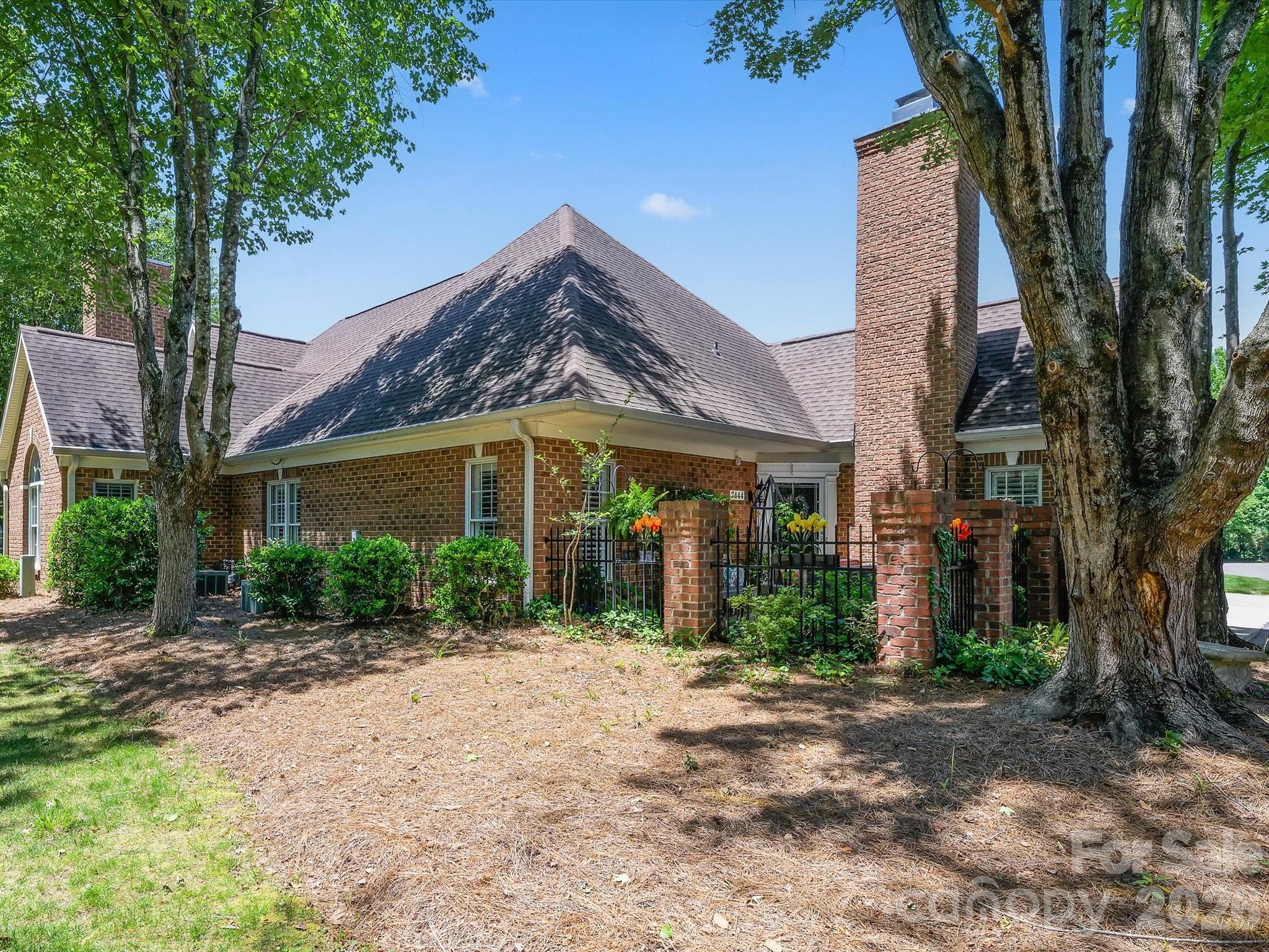 Photo 24 of 7444 Hurstbourne Green Drive, Charlotte, NC