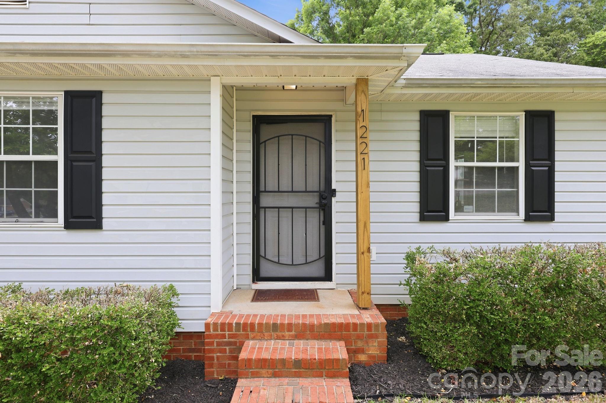 Photo 2 of 1221 Capps Hollow Drive, Charlotte, NC