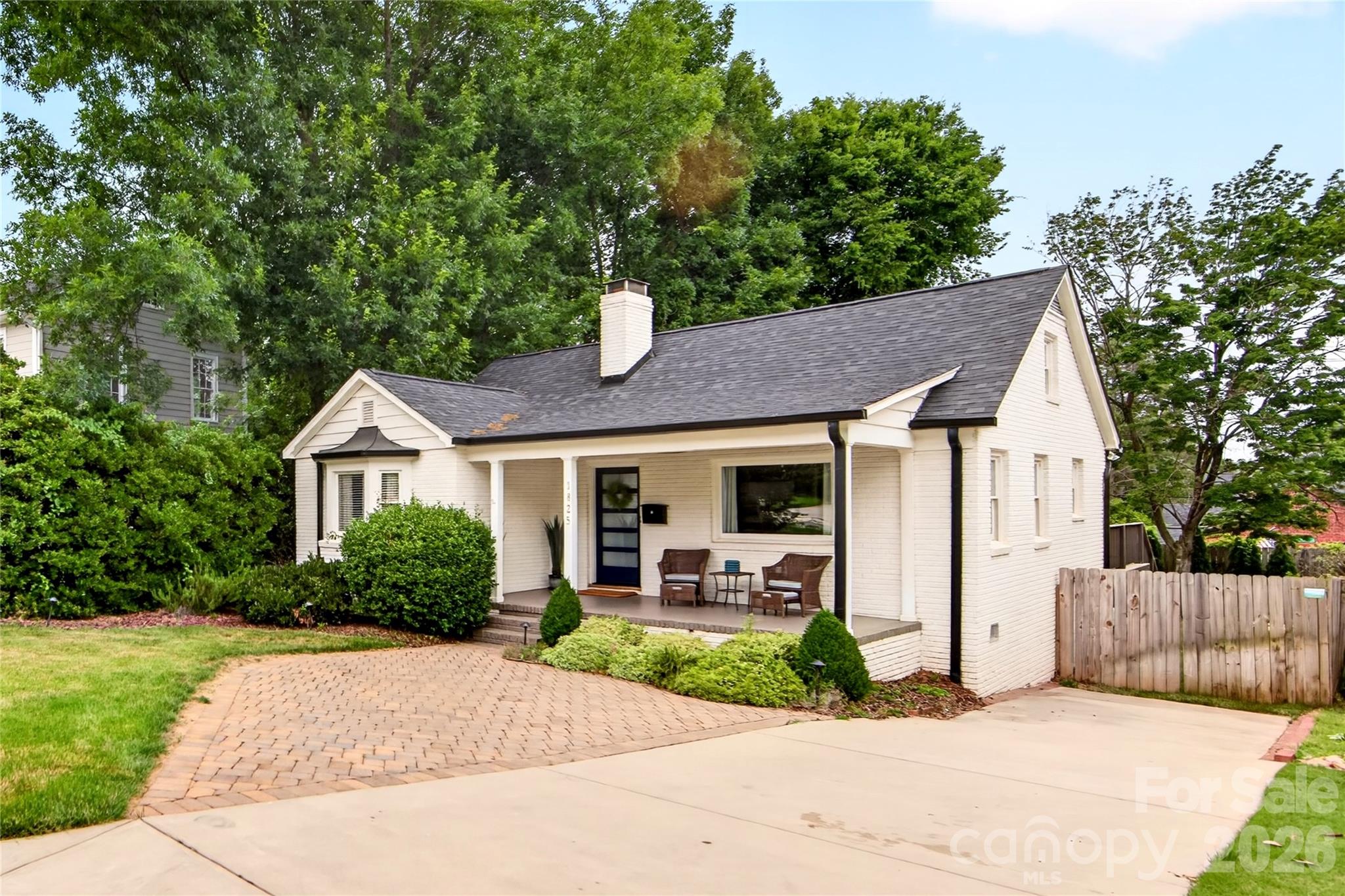 Photo 2 of 1825 Cumberland Avenue, Charlotte, NC