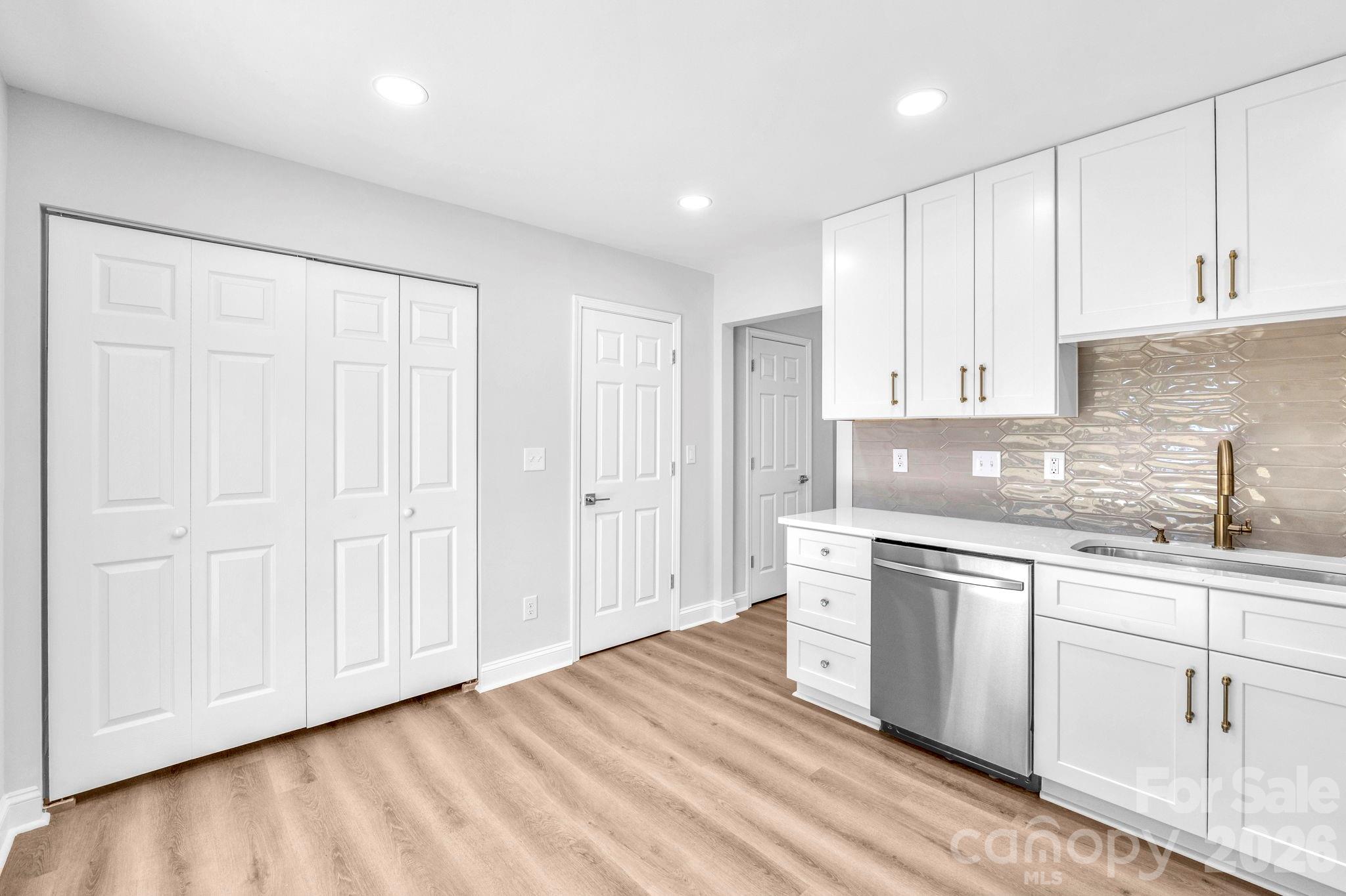 1426 Fontana Avenue, Charlotte, NC - photo 14 of 41