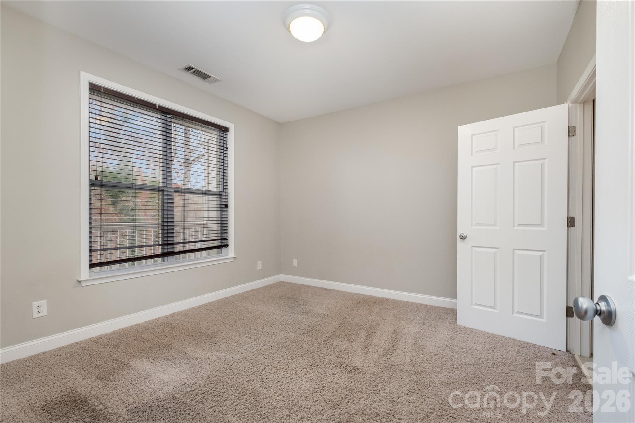 Photo 12 of 1000 E Woodlawn Road217, Charlotte, NC