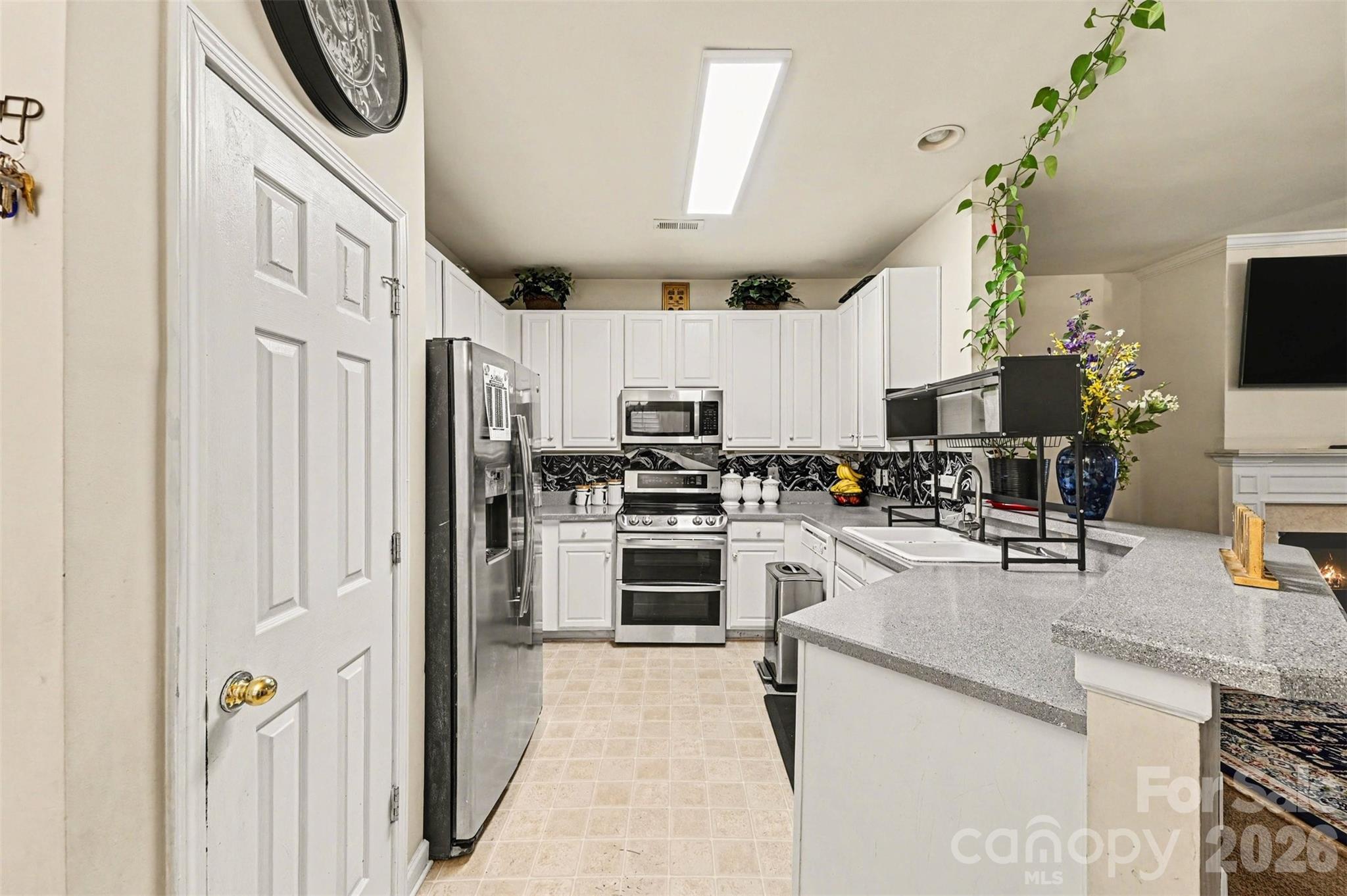Photo 11 of 5767 Bent Creek Circle, Charlotte, NC