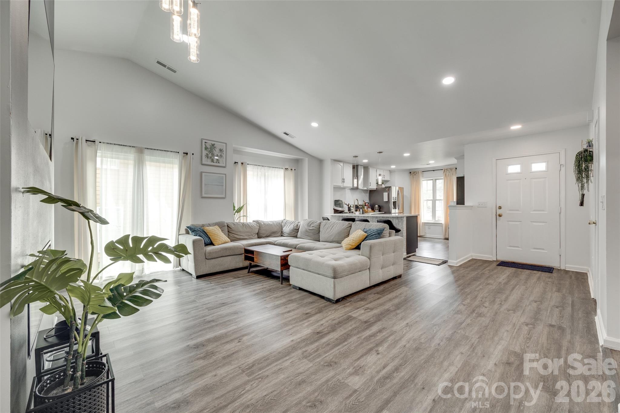 7442 Crestside Lane, Charlotte, NC - photo 6 of 26