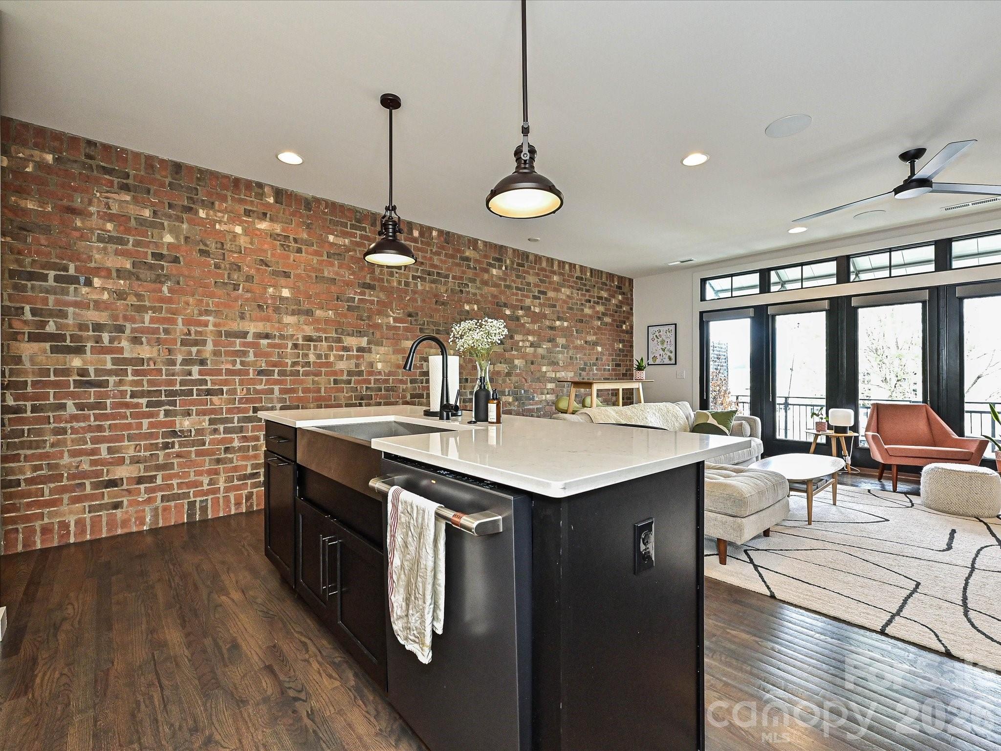 Photo 9 of 432 E 33rd Street, Charlotte, NC