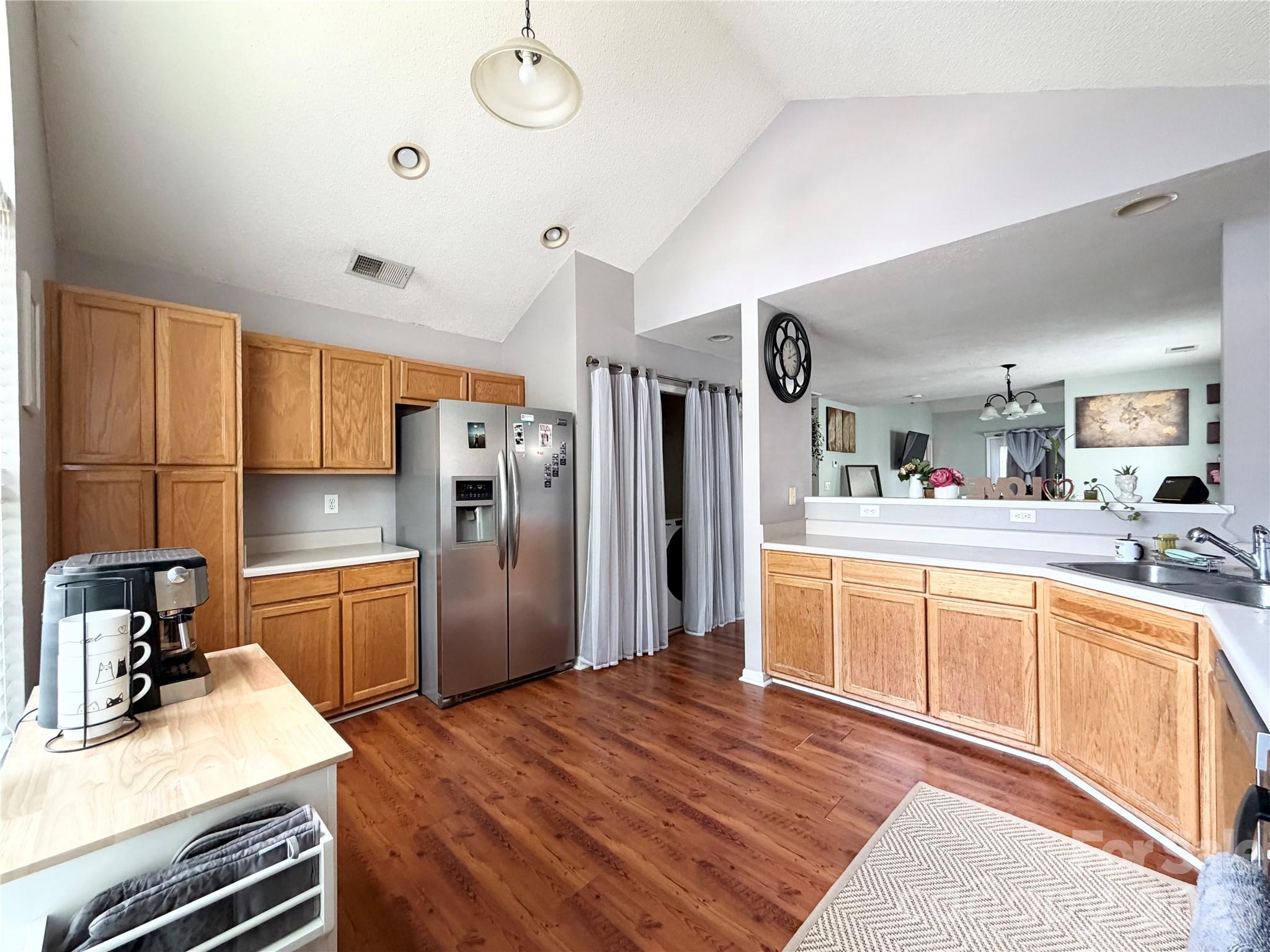 Photo 11 of 10206 University Park Lane, Charlotte, NC