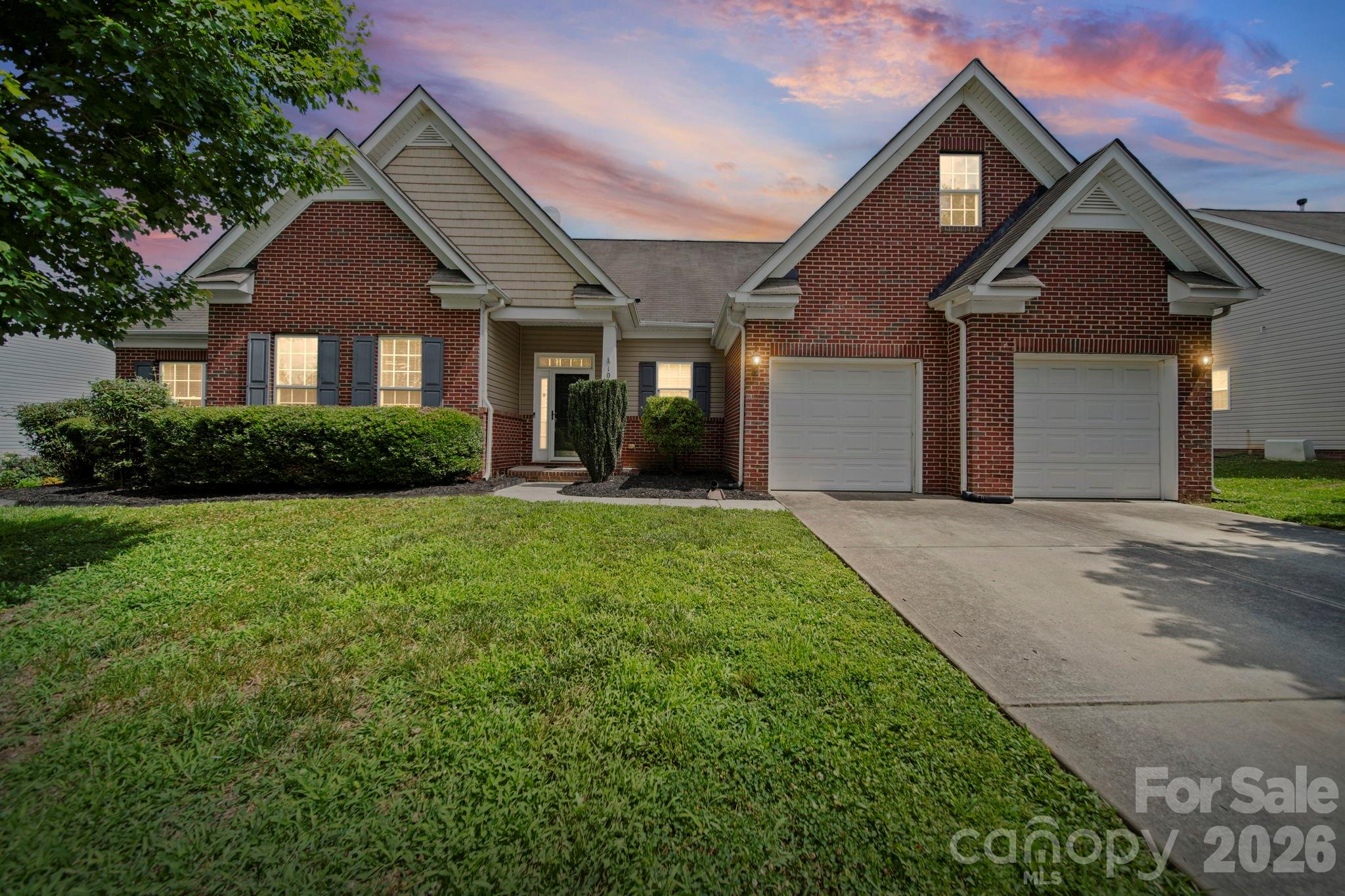 Home for sale at 10111 Trailmoor Road, Charlotte, NC — photo 1 of 33