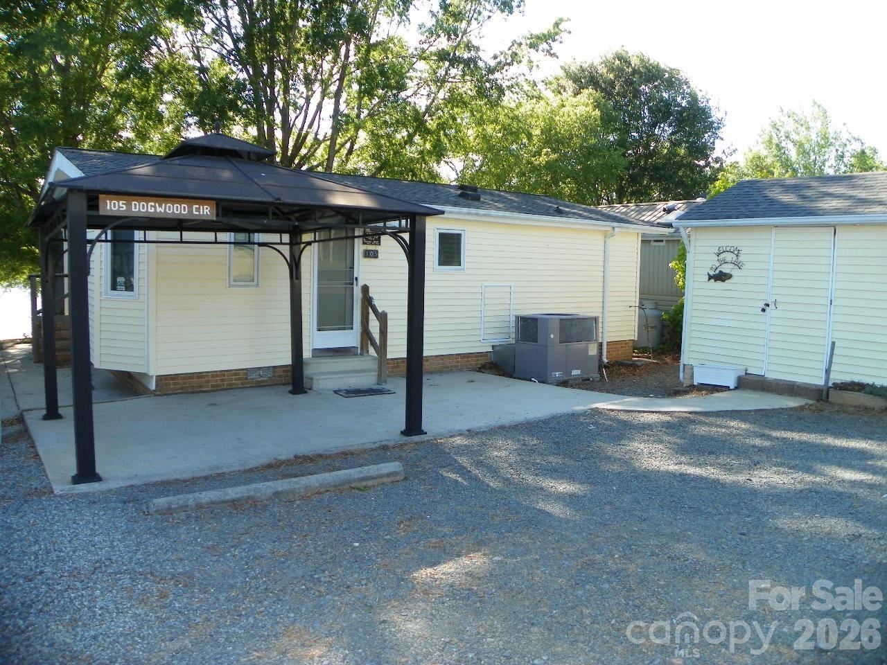 105 Dogwood Circle, New London, NC