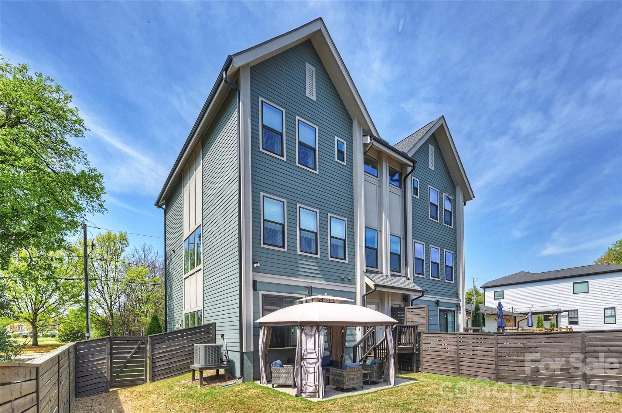 Photo 30 of 1500 Hawthorne LaneA, Charlotte, NC
