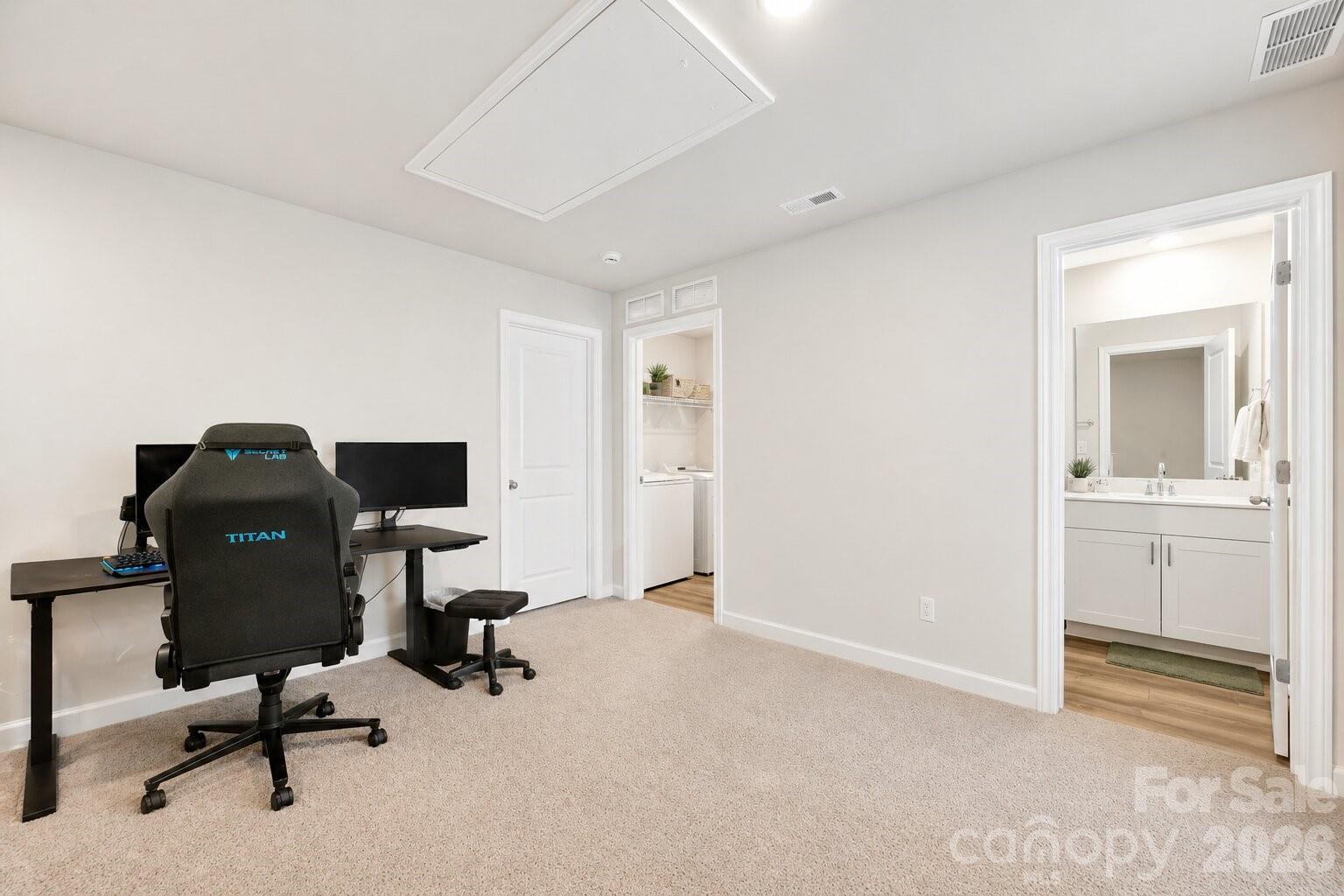 Photo 12 of 1021 Plumcrest Drive, Charlotte, NC