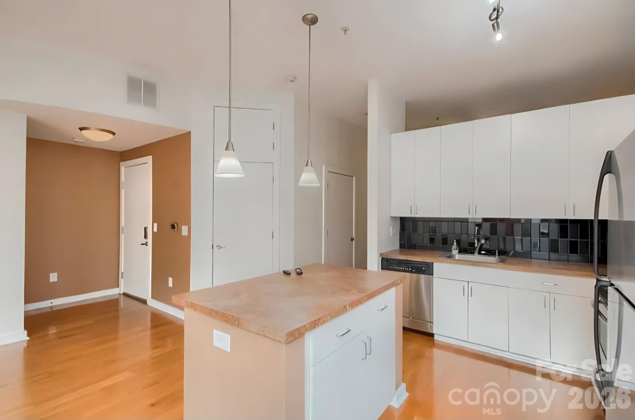 Photo 8 of 525 E 6th Street222, Charlotte, NC