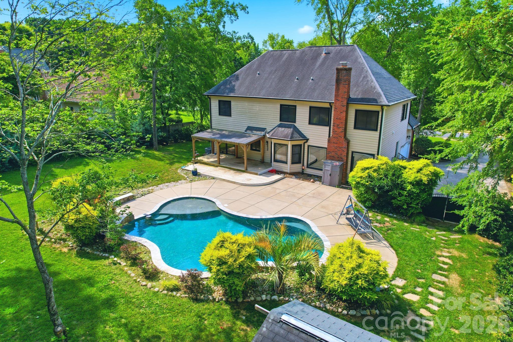 Home for sale at 6821 Hollow Oak Drive, Charlotte, NC — photo 35 of 38