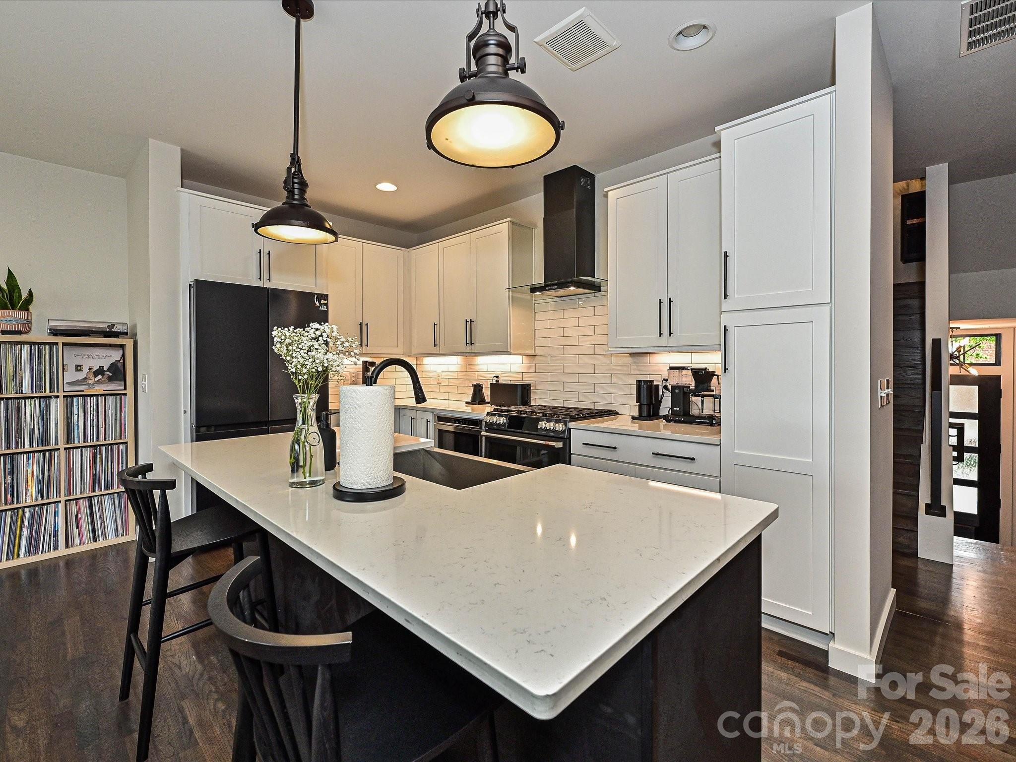 Photo 8 of 432 E 33rd Street, Charlotte, NC