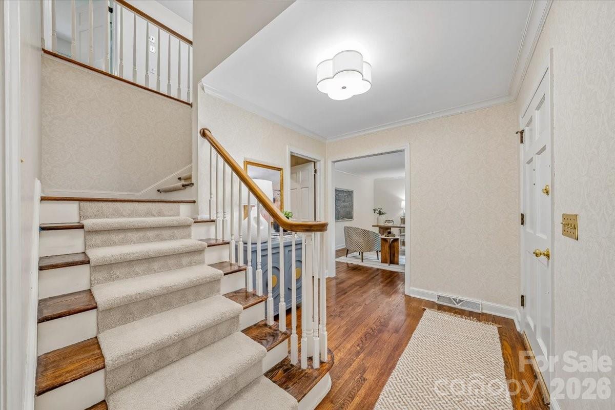 Photo 5 of 1024 Court Drive, Charlotte, NC