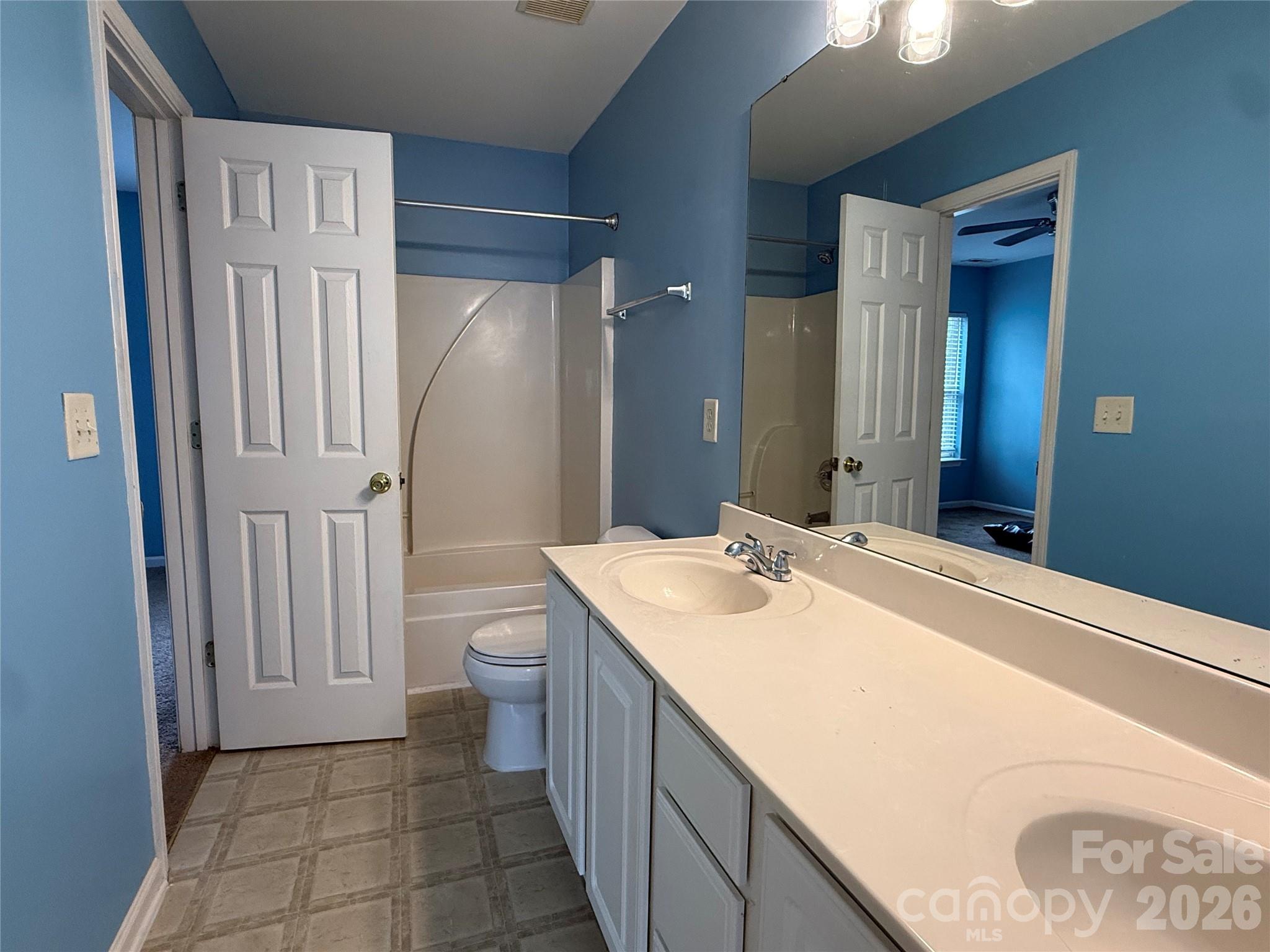 Photo 19 of 8134 Kings Creek Drive, Charlotte, NC