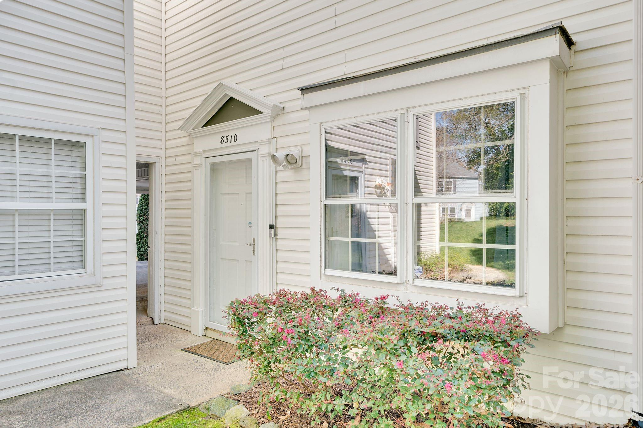 Home for sale at 8510 Castle Pine Court, Charlotte, NC — photo 1 of 36