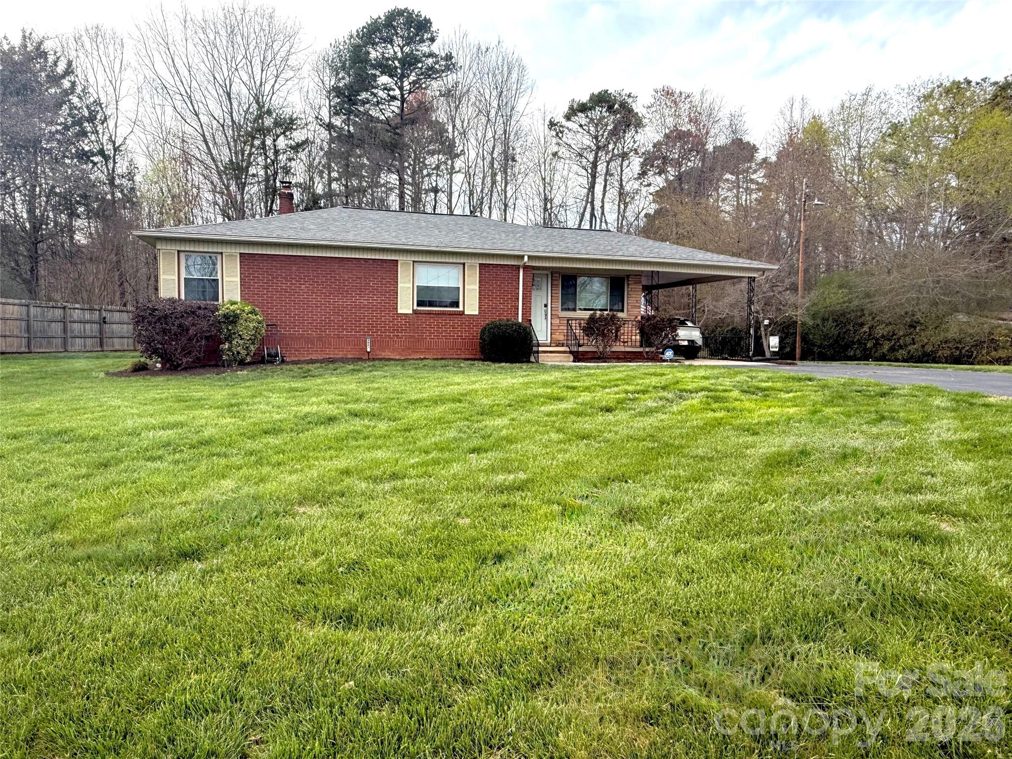 2841 20th Street NE, Hickory, NC