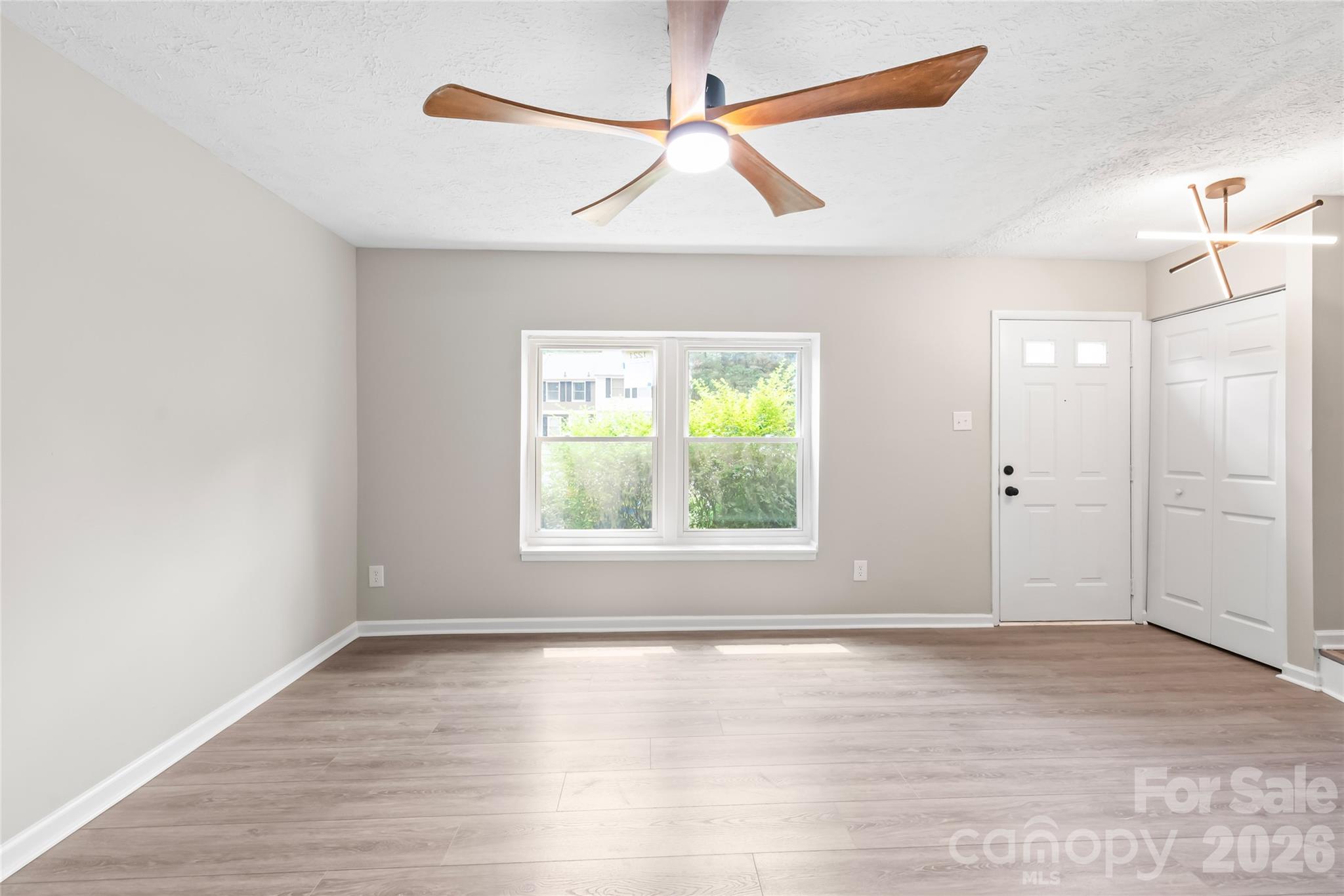 Photo 4 of 1221 Scaleybark RoadF, Charlotte, NC