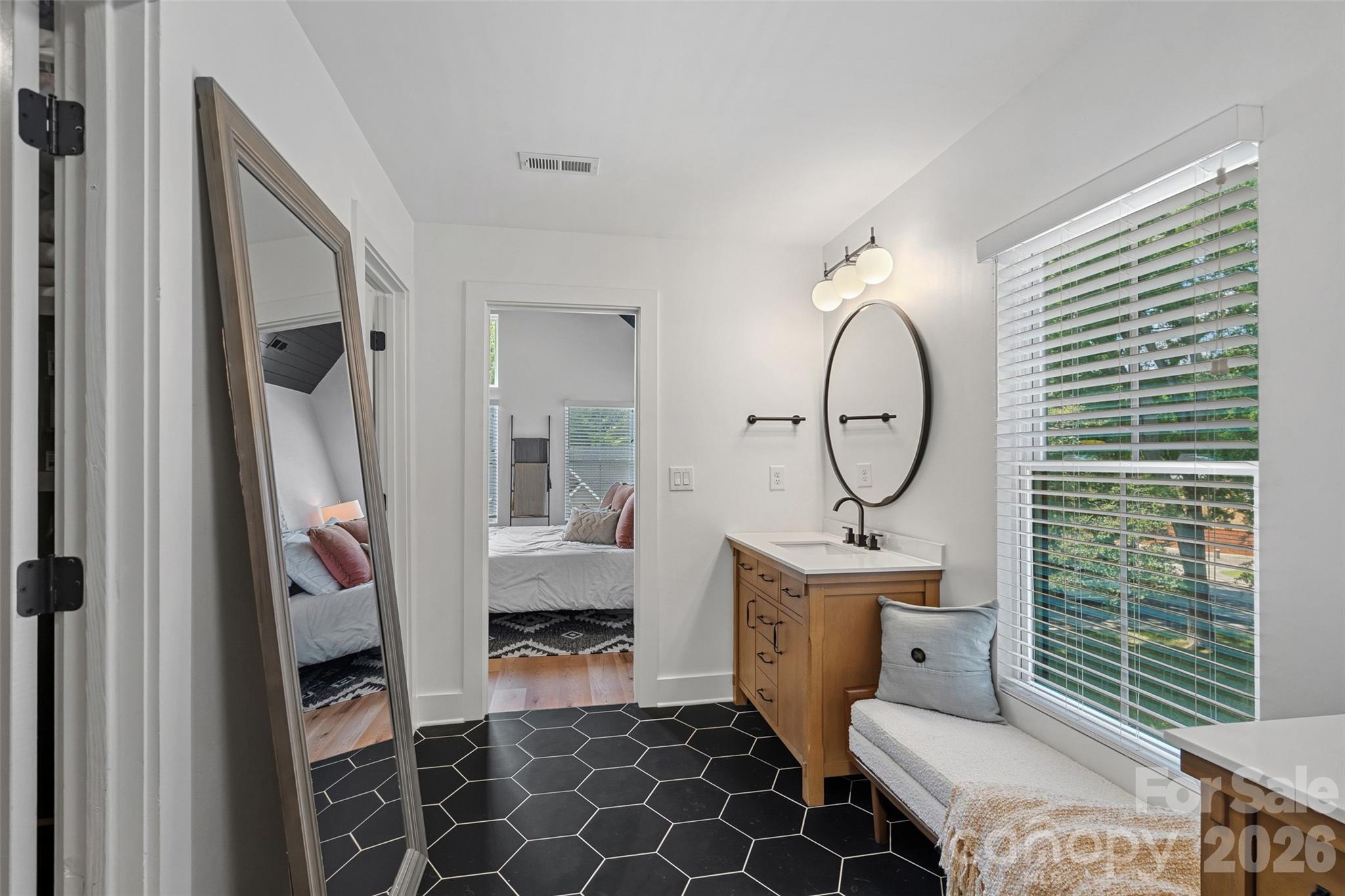 Photo 20 of 1642 Longfellow Street, Charlotte, NC