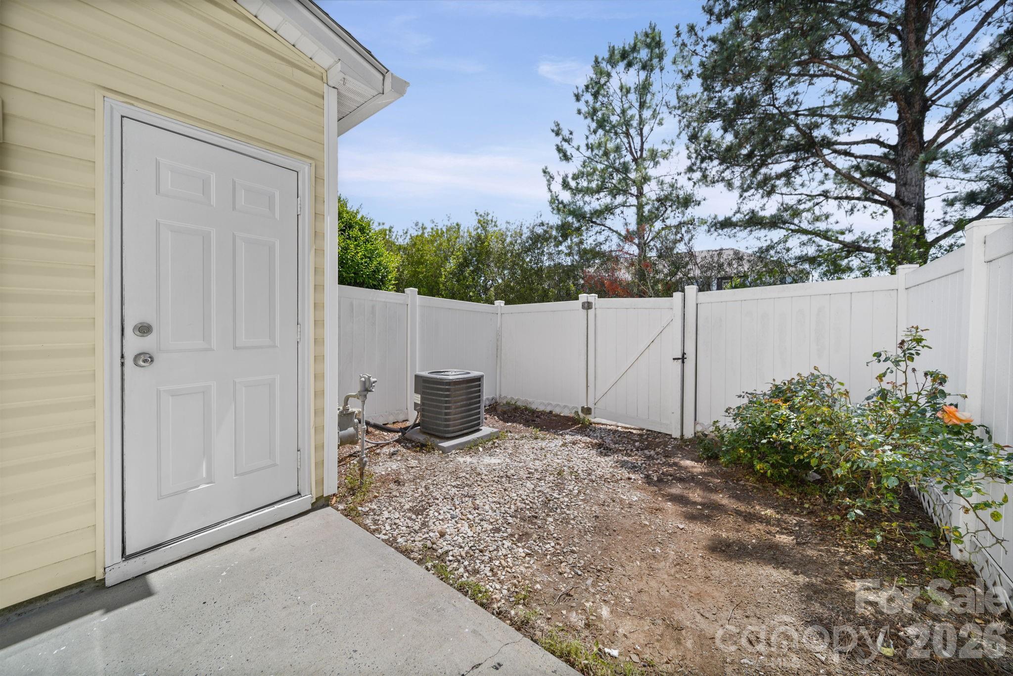 Photo 25 of 12719 Persimmon Tree Drive, Charlotte, NC