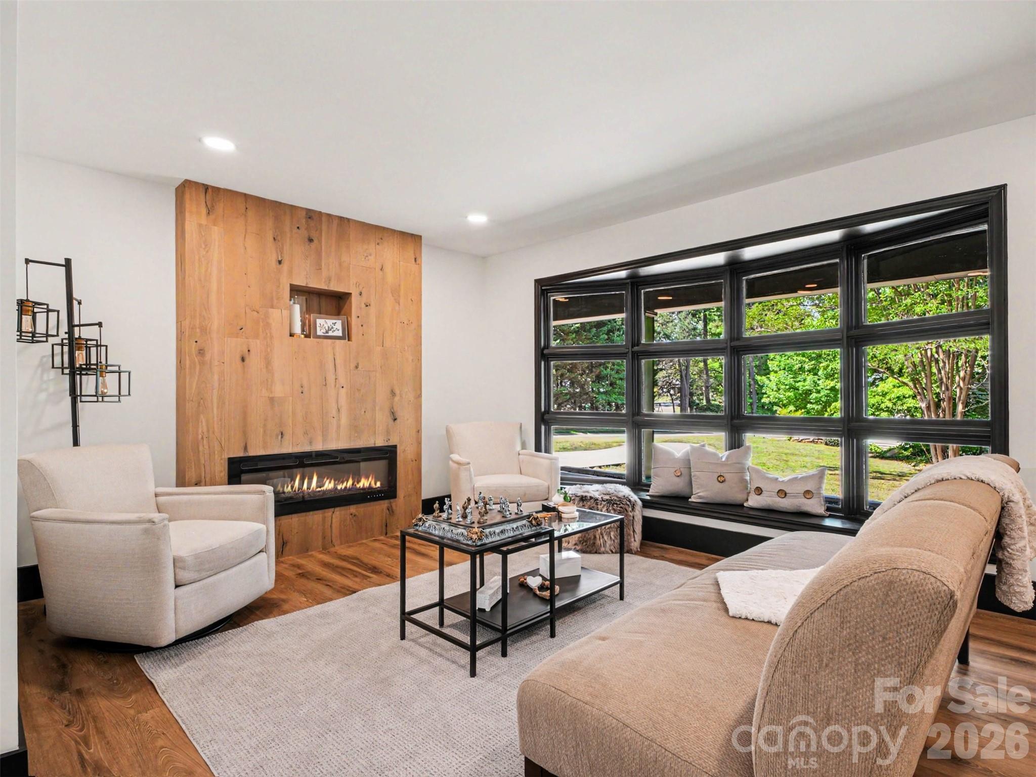 Photo 11 of 1831 Elizabeth Oaks Avenue, Charlotte, NC