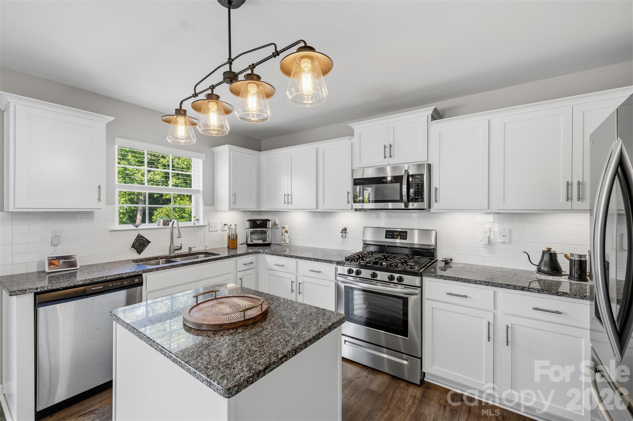Photo 3 of 2812 Westbury Court, Dallas, NC