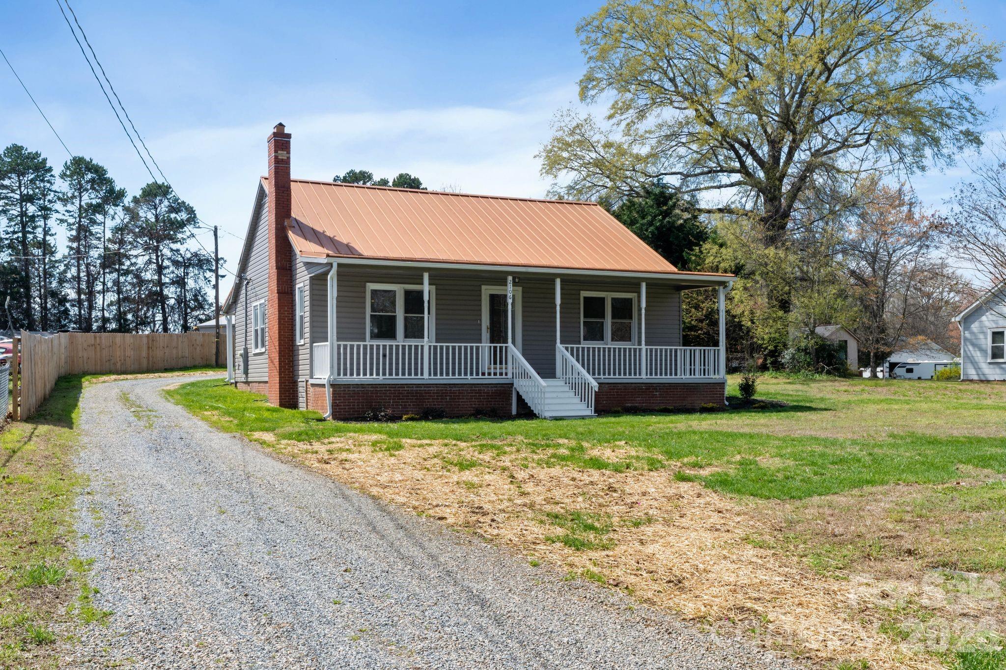 Photo 2 of 2106 Statesville Highway, Mooresville, NC