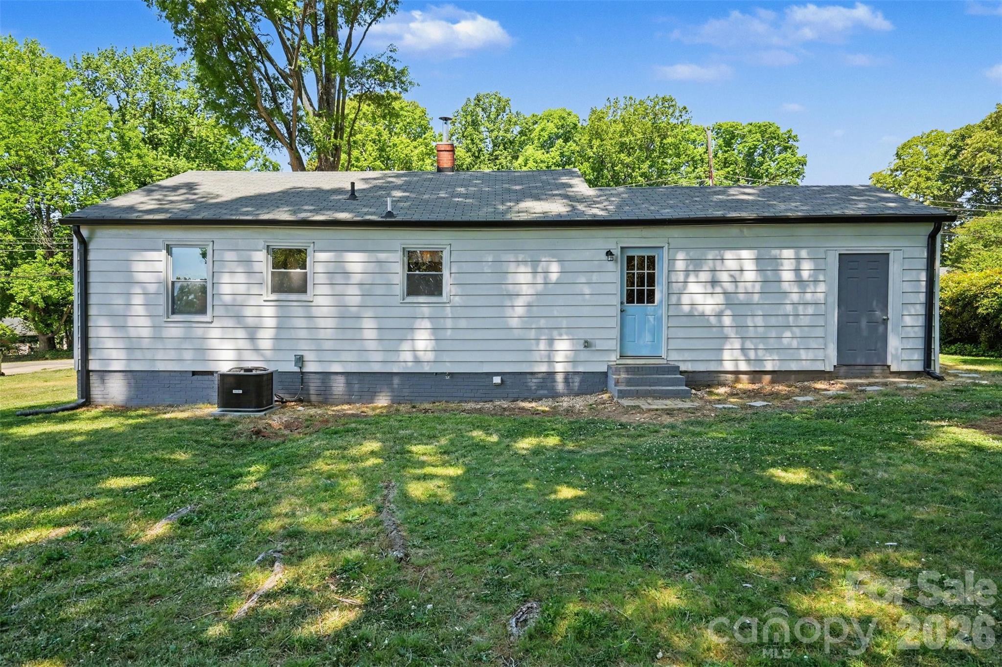 204 N Oak Street, Lowell, NC - photo 19 of 22