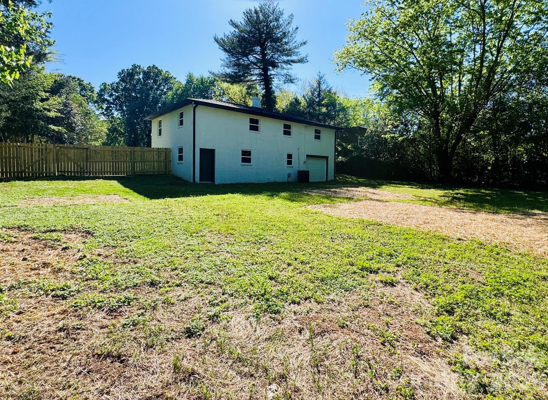 Photo 13 of 533 Frank Drive, Charlotte, NC