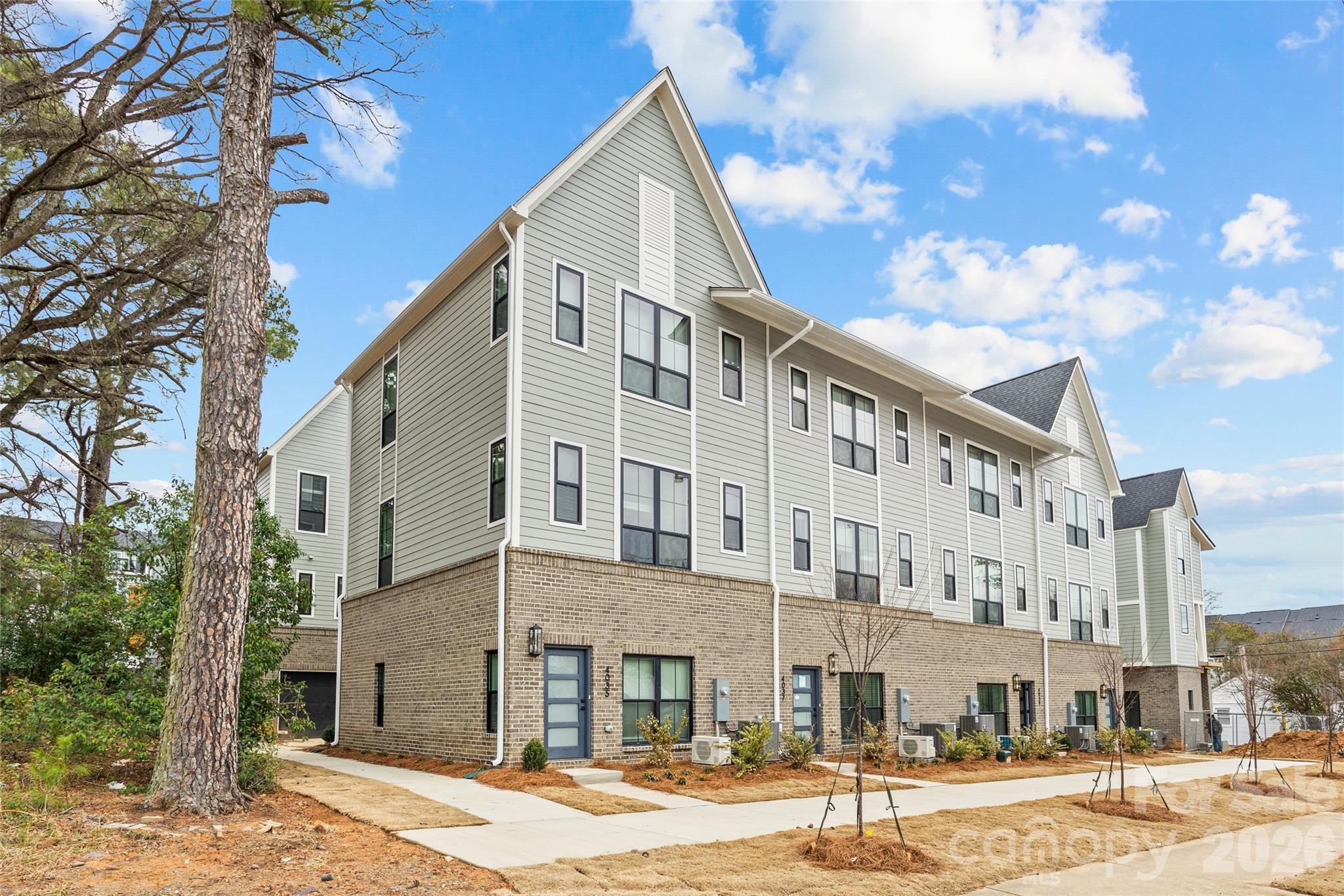 Exterior of 4041 S Tryon Street, Charlotte, NC