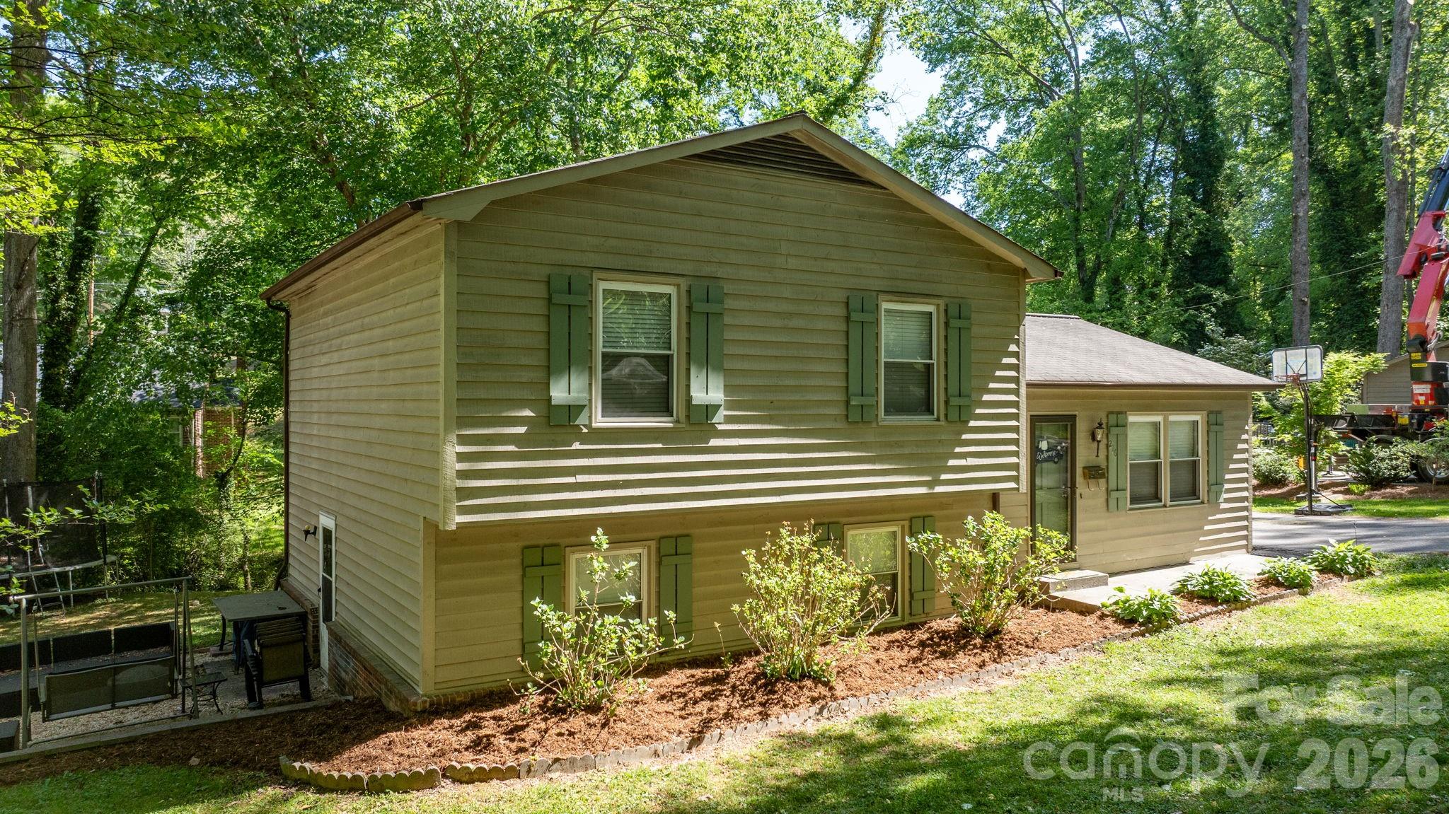 Photo 4 of 216 Davis Drive, Morganton, NC