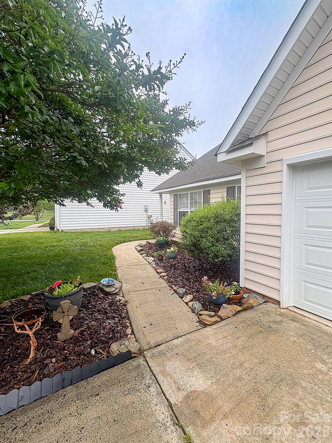 5702 Vine Court21, Indian Trail, NC - photo 2 of 16