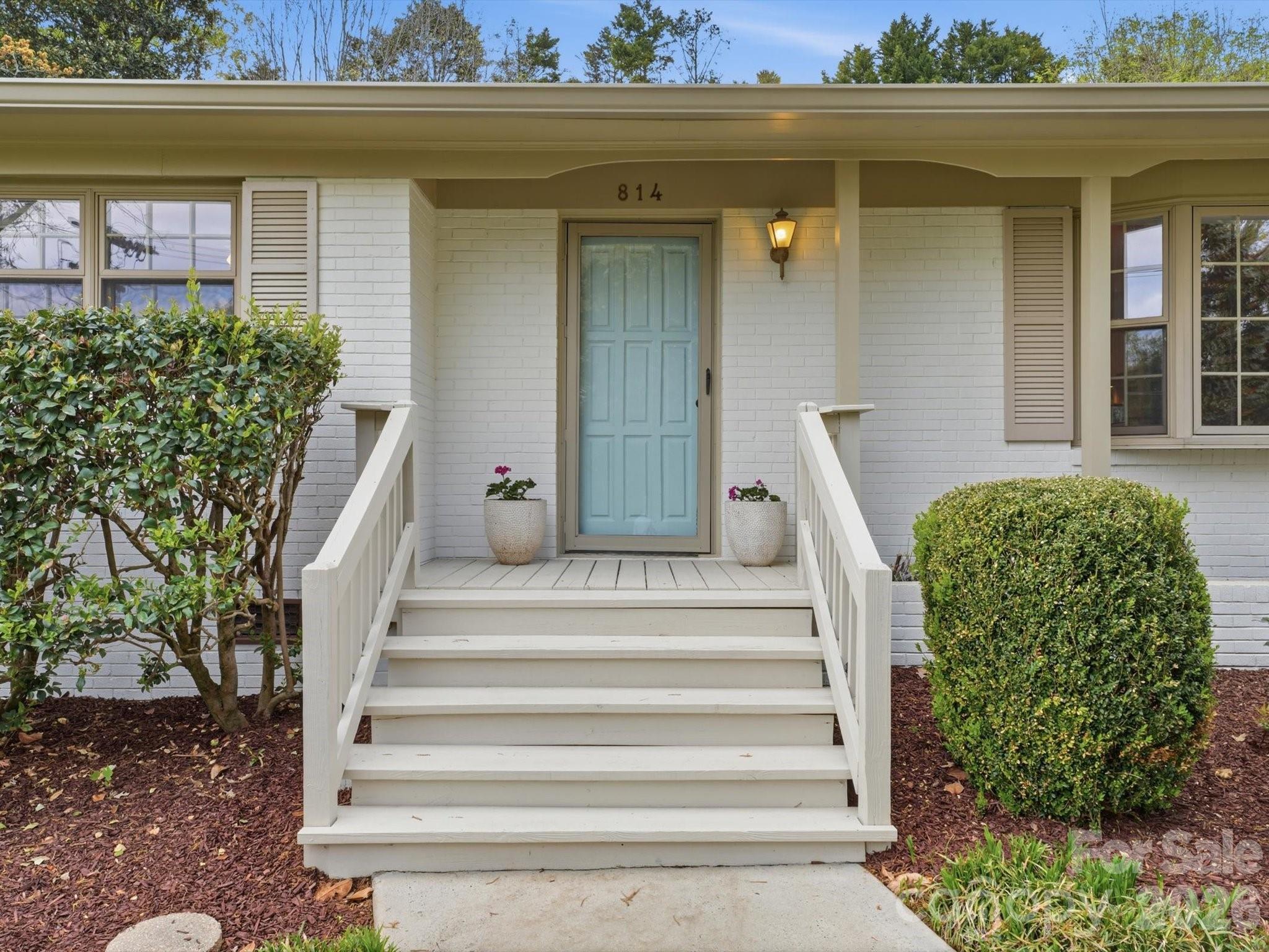 Photo 2 of 814 Twin Oaks Road, Davidson, NC