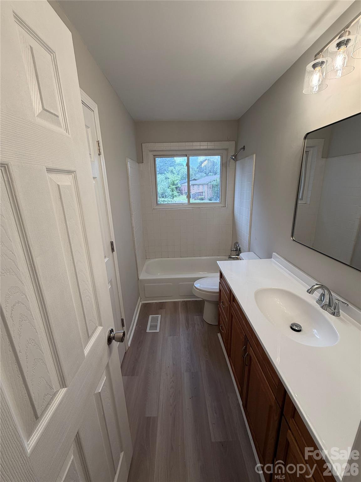 Home for sale at 2824 Cedarhurst Drive, Charlotte, NC — photo 15 of 27