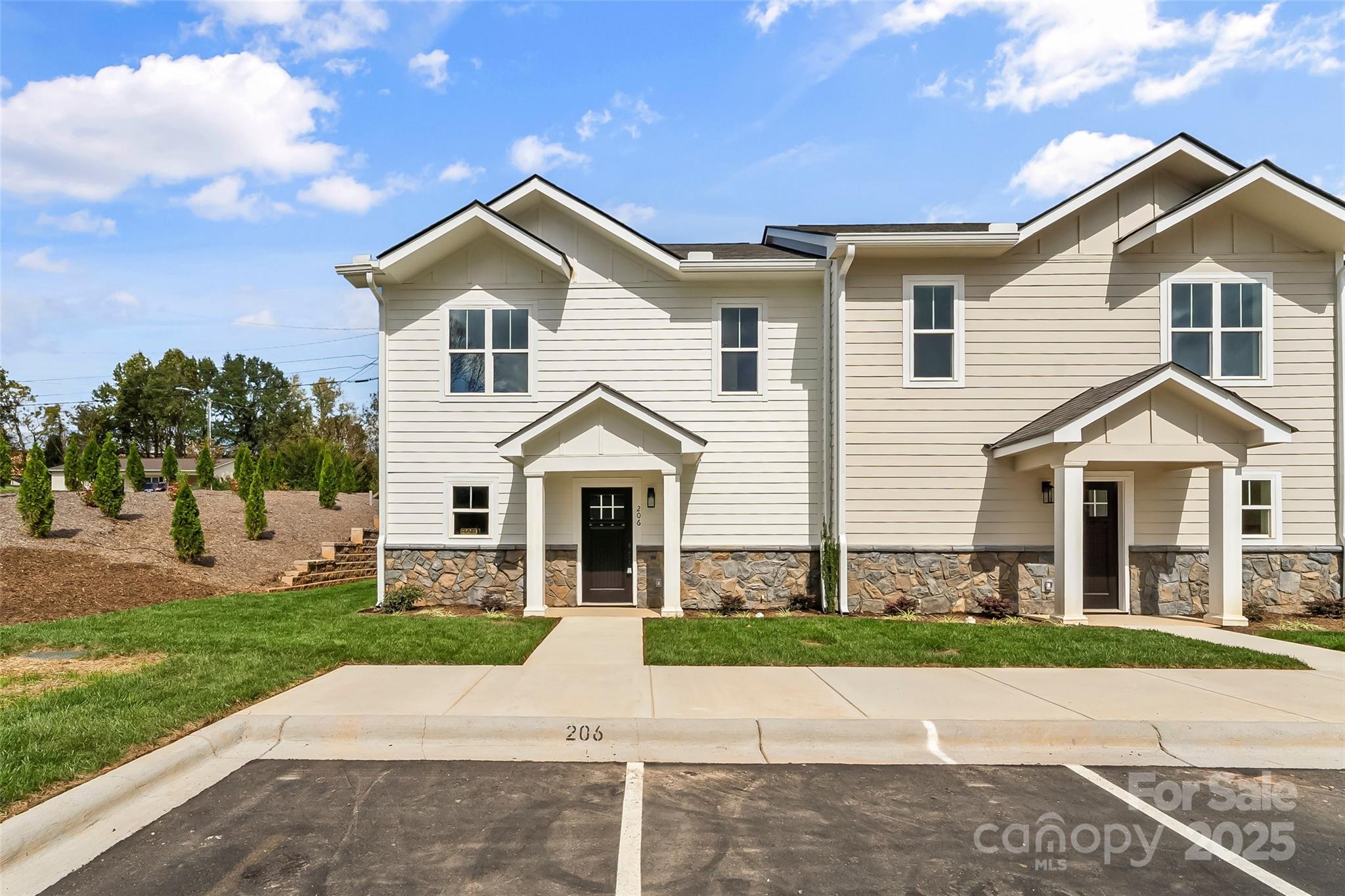 206 Beacon Avenue, Morganton, NC