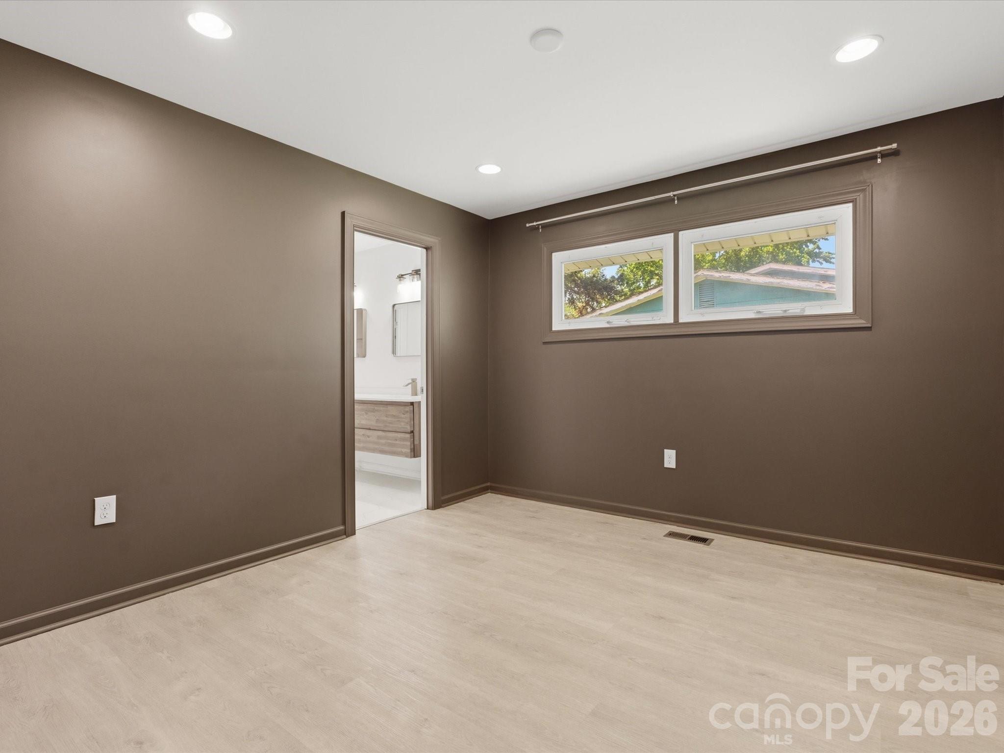 Photo 19 of 3633 Rosehaven Drive, Charlotte, NC