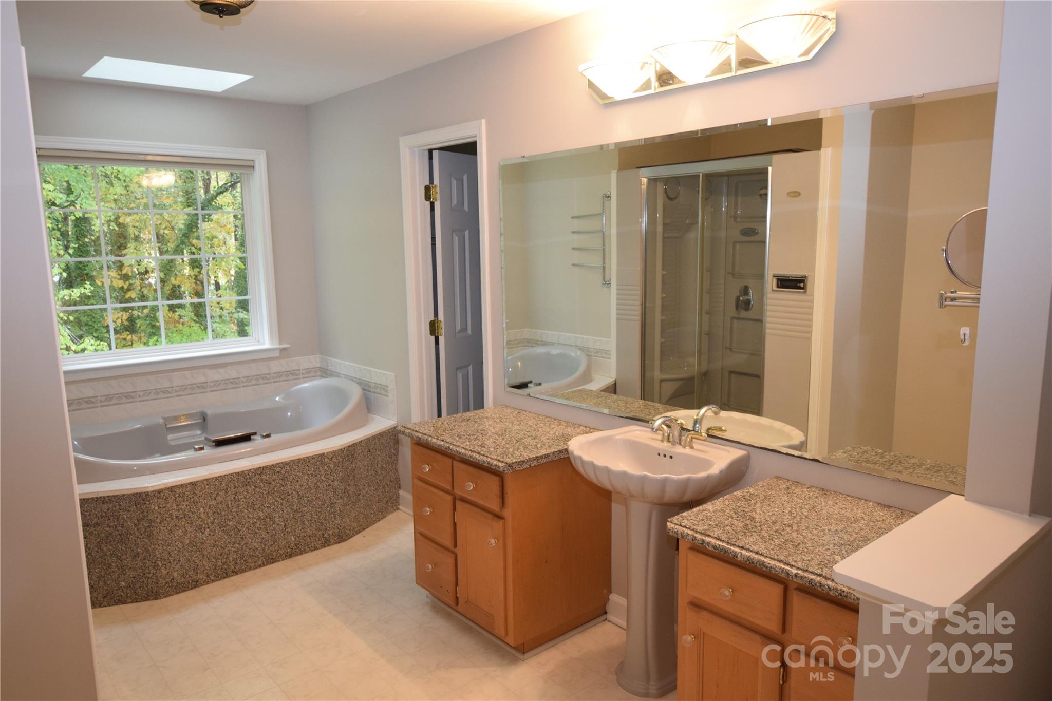 Photo 18 of 809 Pine Forest Road, Charlotte, NC