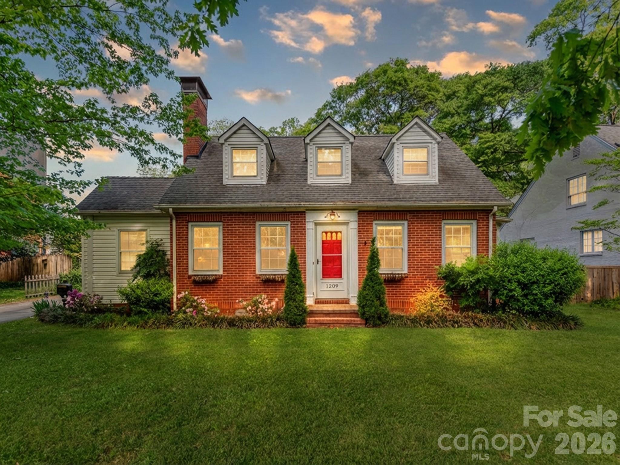 1209 Oakwood Avenue, Gastonia, NC - photo 2 of 34