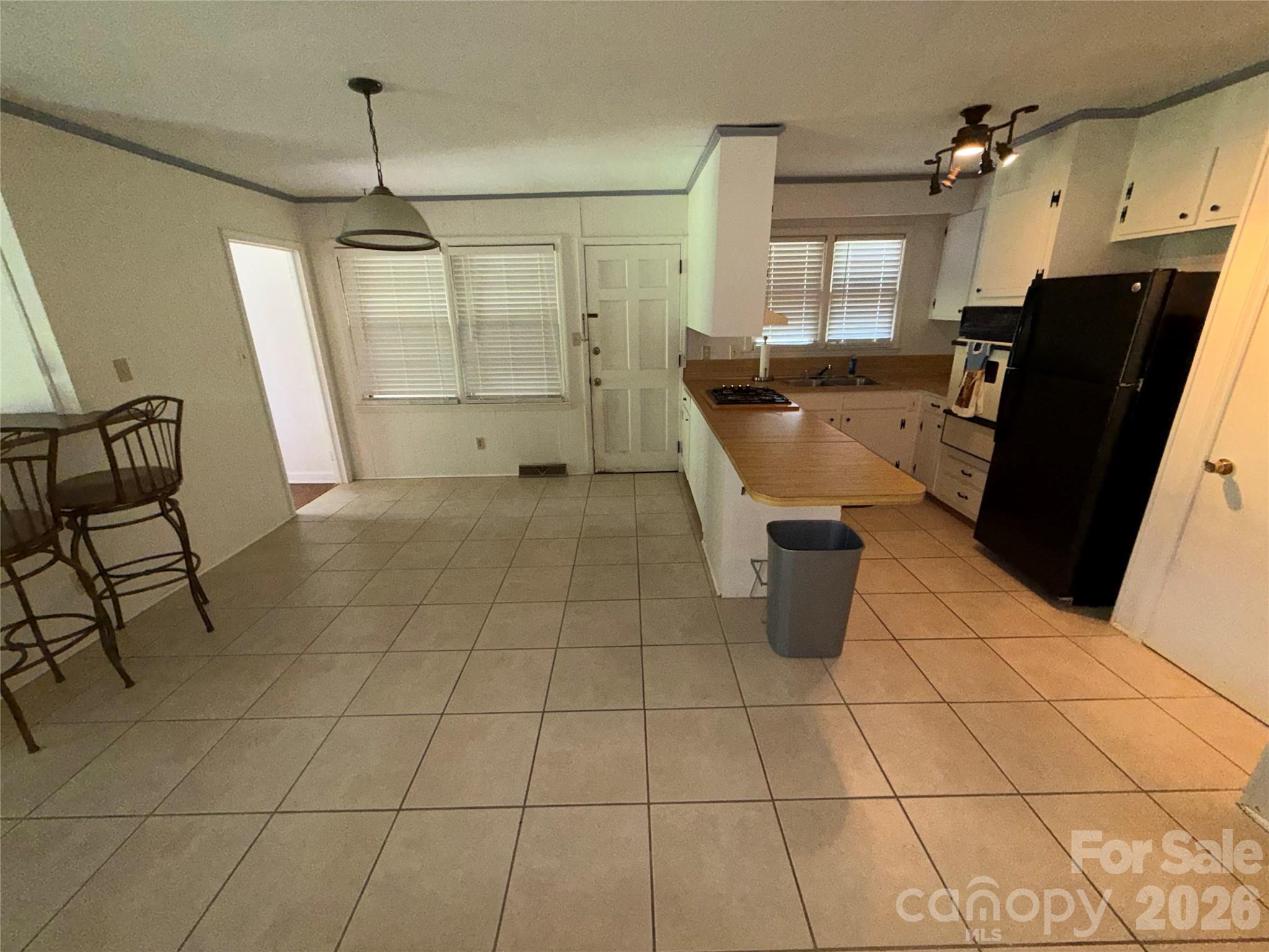 Home for sale at 3930 Fircrest Drive, Charlotte, NC — photo 10 of 23