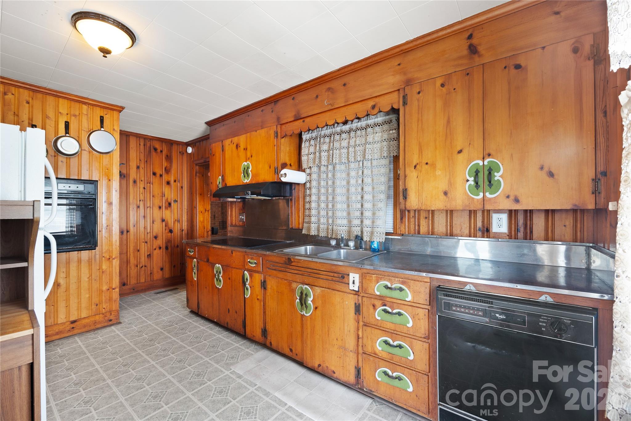 419 S Pearl Street, Troy, NC - photo 8 of 28