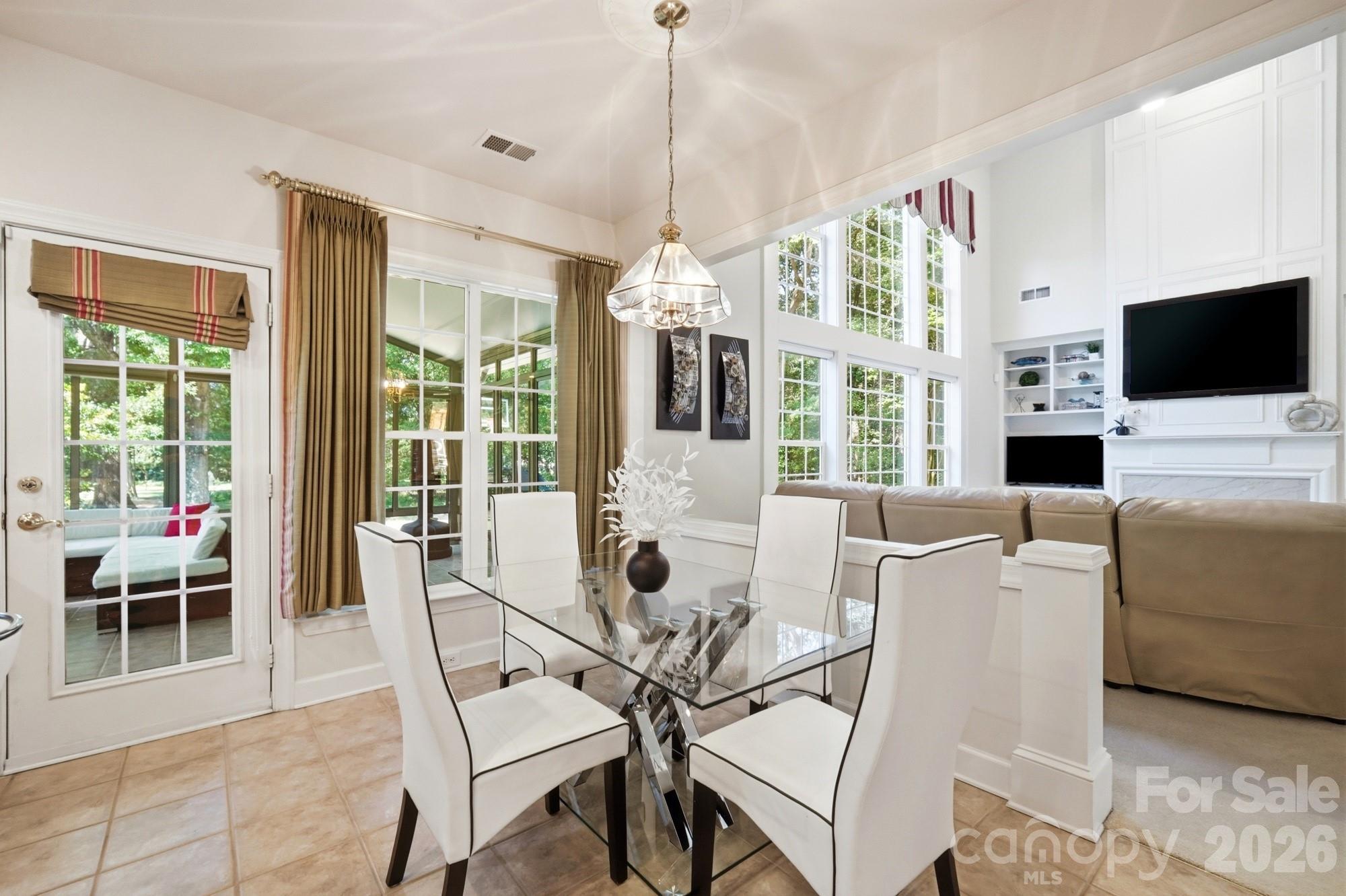 Photo 18 of 4814 King Arthur Drive, Charlotte, NC